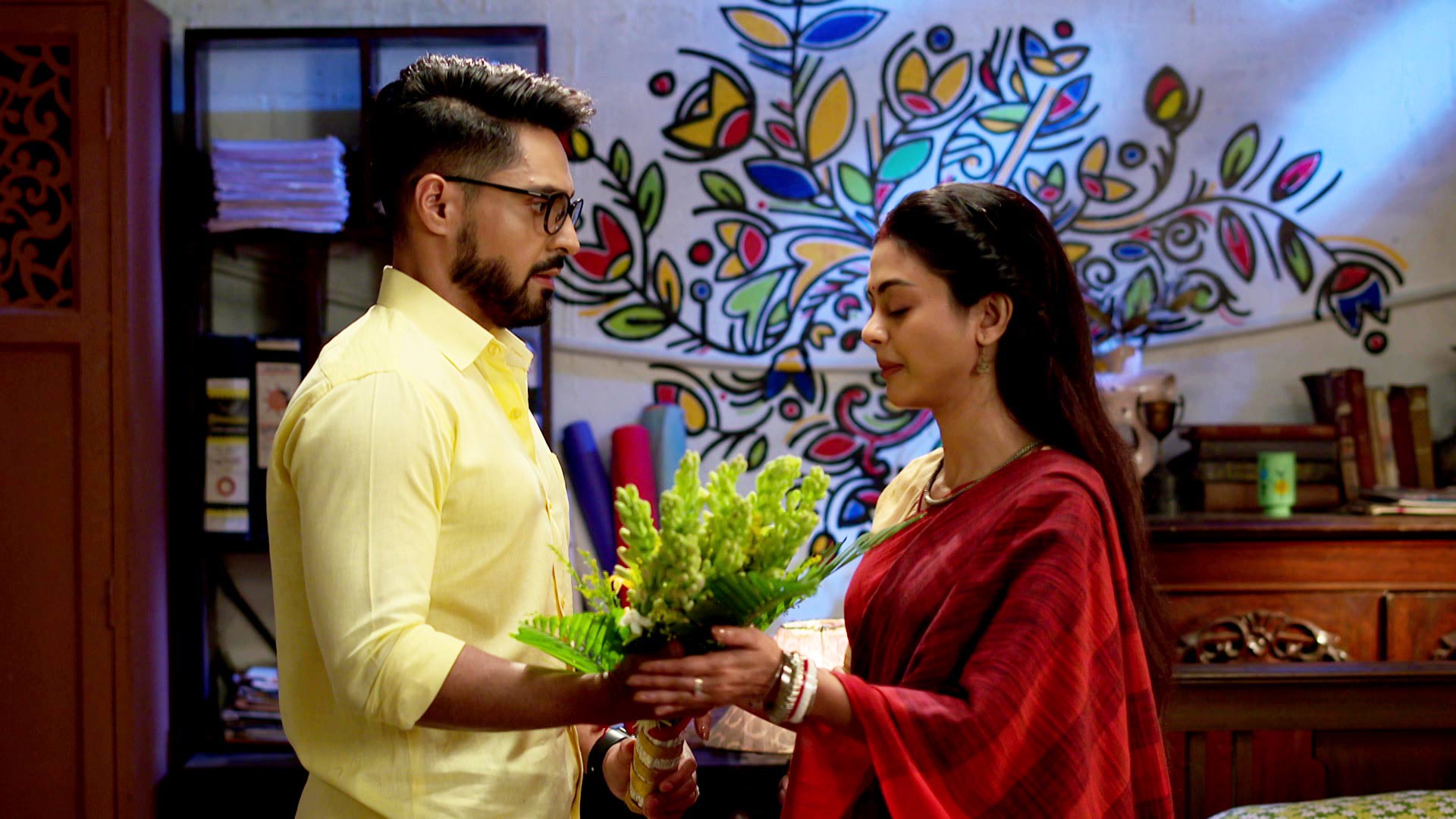 Watch Gaatchora S1 Episode 159 on JioHotstar