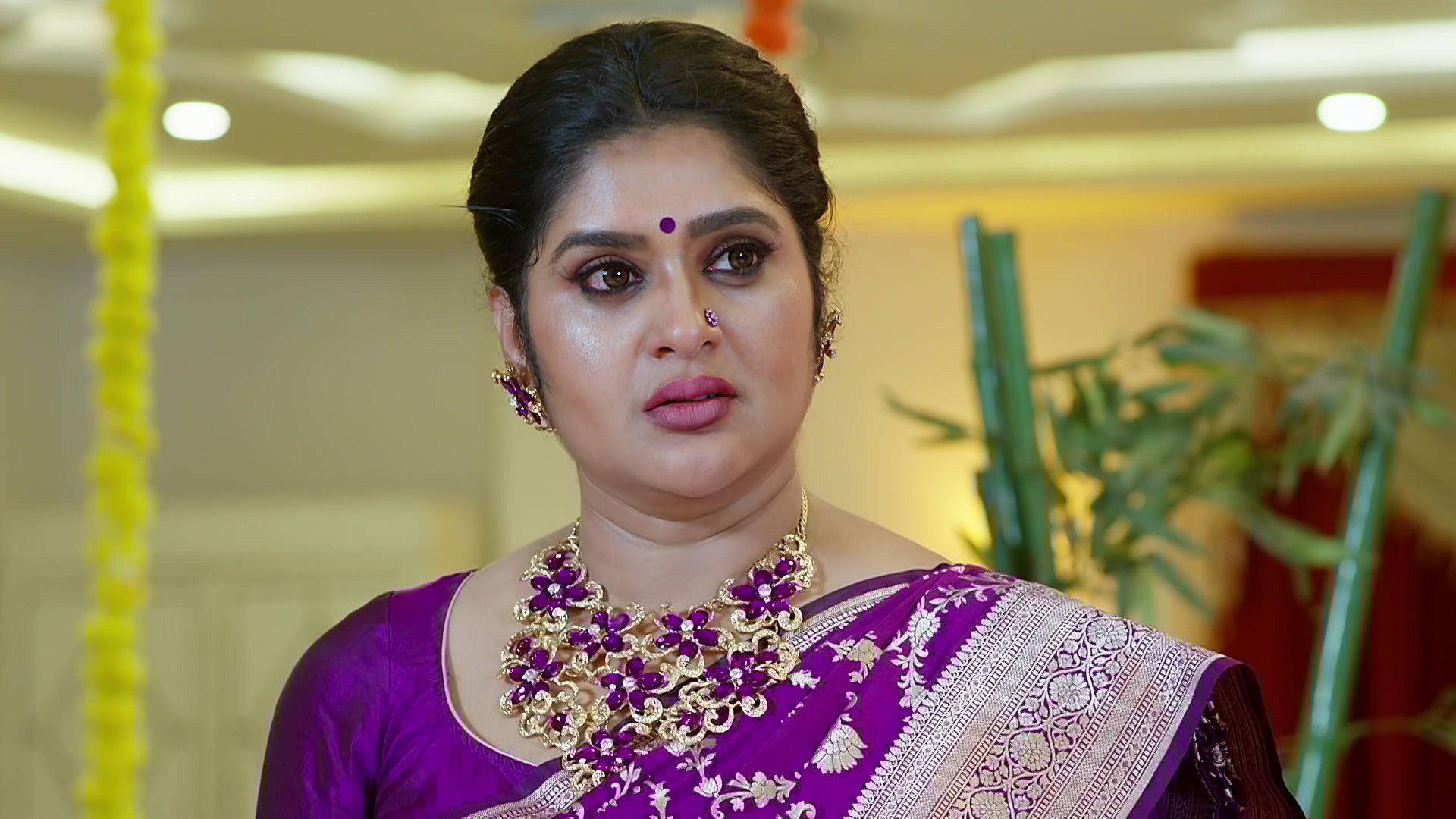 Watch Krishna Mukunda Murari S1 Episode 460 on JioHotstar