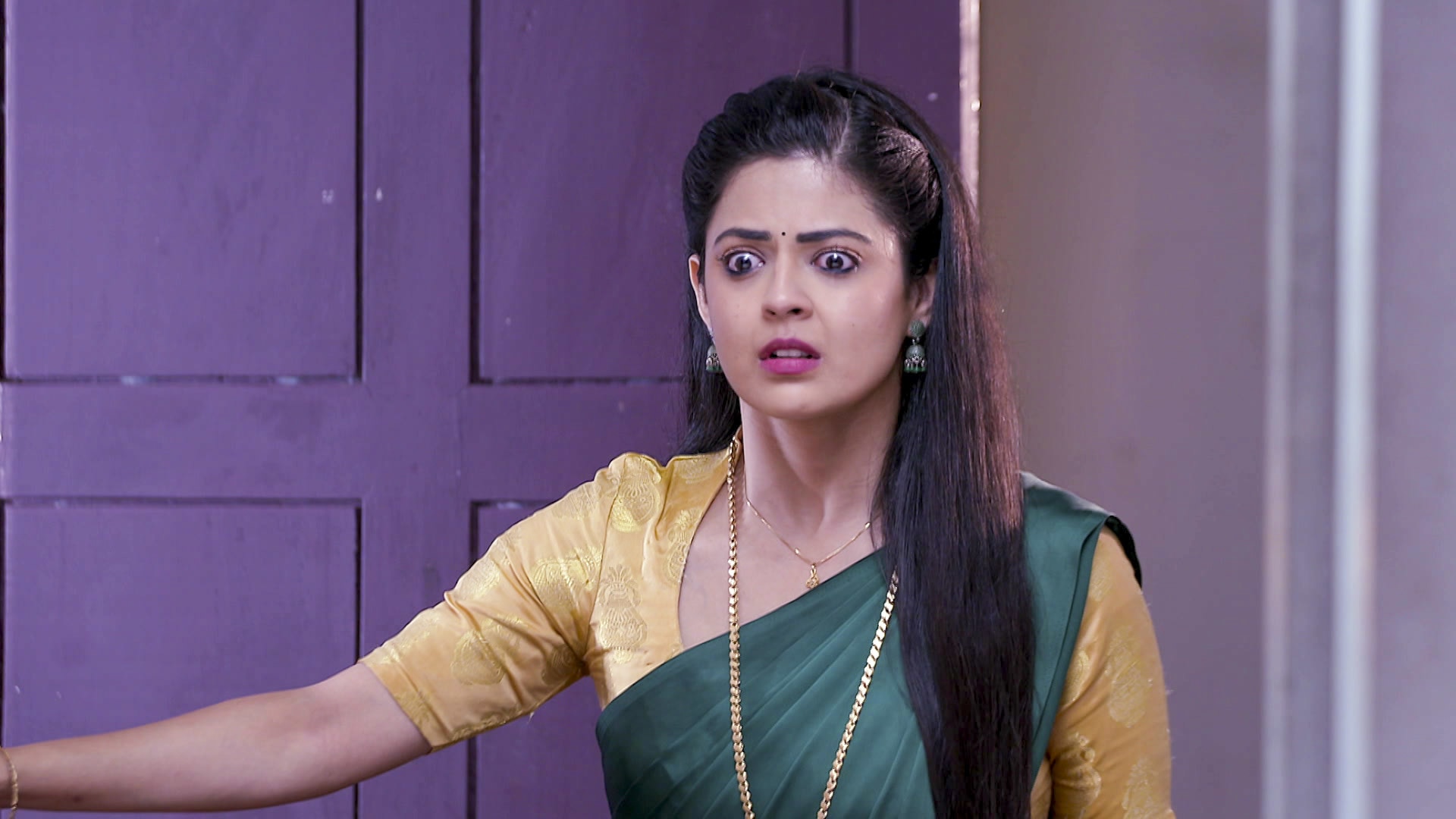 Watch Chandrikayilaliyunna Chandrakantham S1 Episode 393 on JioHotstar