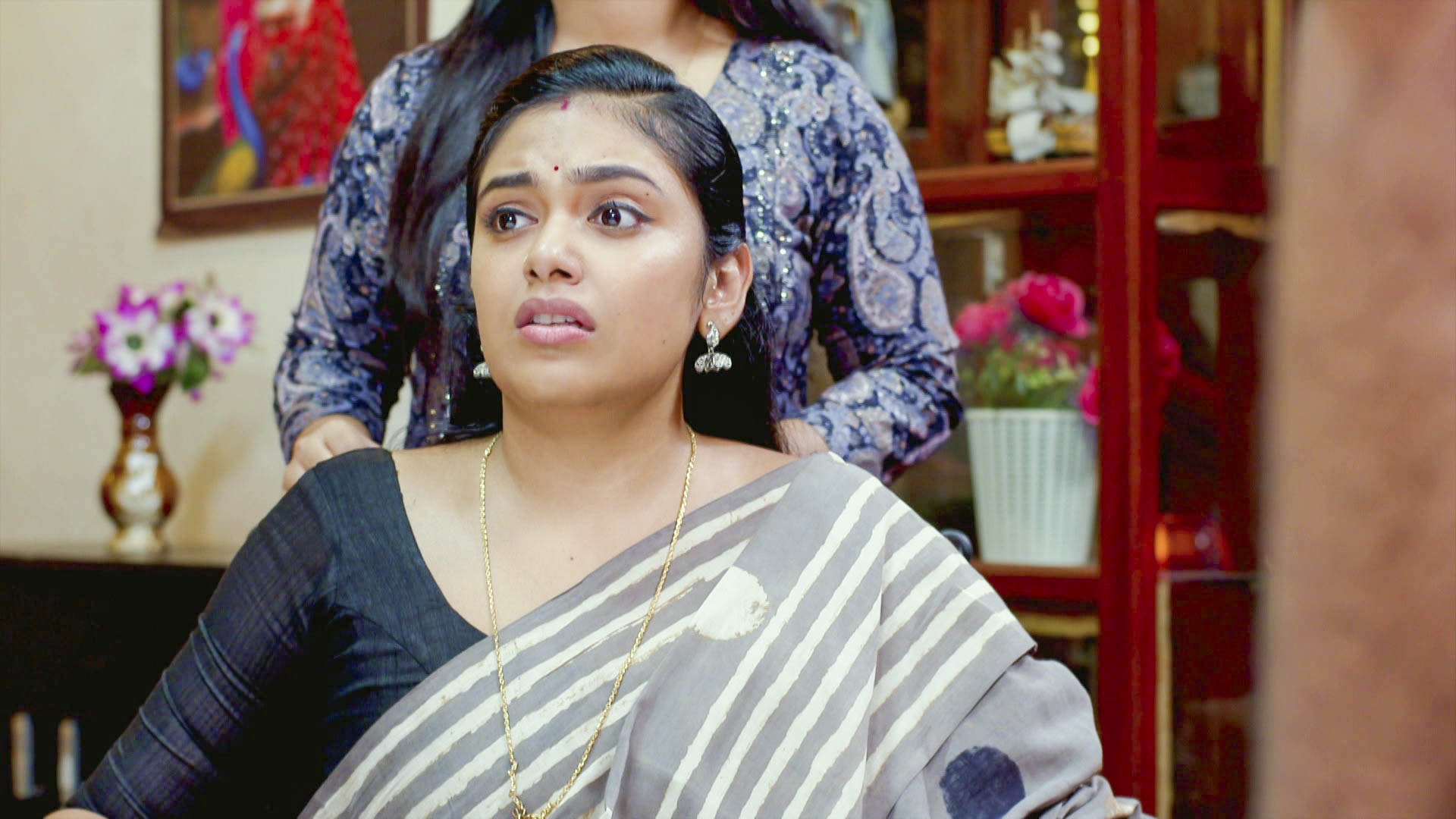 Watch Chempaneer Poovu S1 Episode 603 on JioHotstar