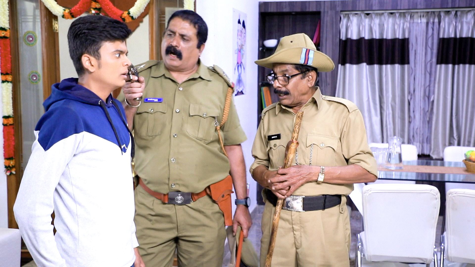 Watch Papa Pandu S1 Episode 35 on JioHotstar