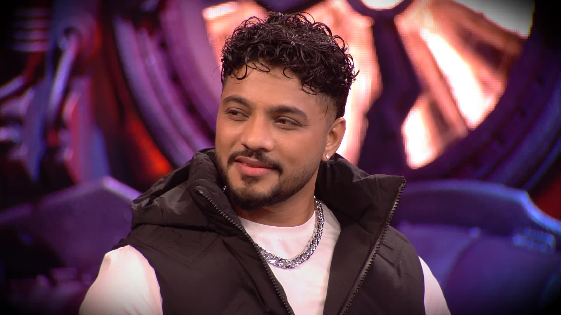 Raftaar rocks the Bigg Boss stage - JioHotstar