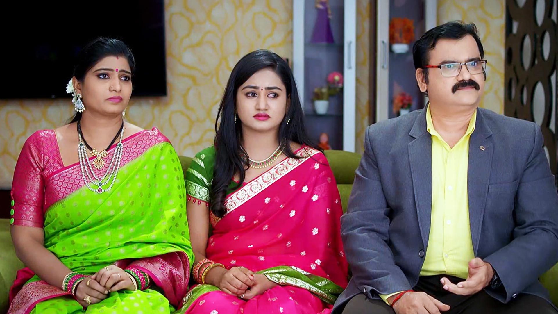 Watch Sapthapadi S1 Episode 138 on JioHotstar