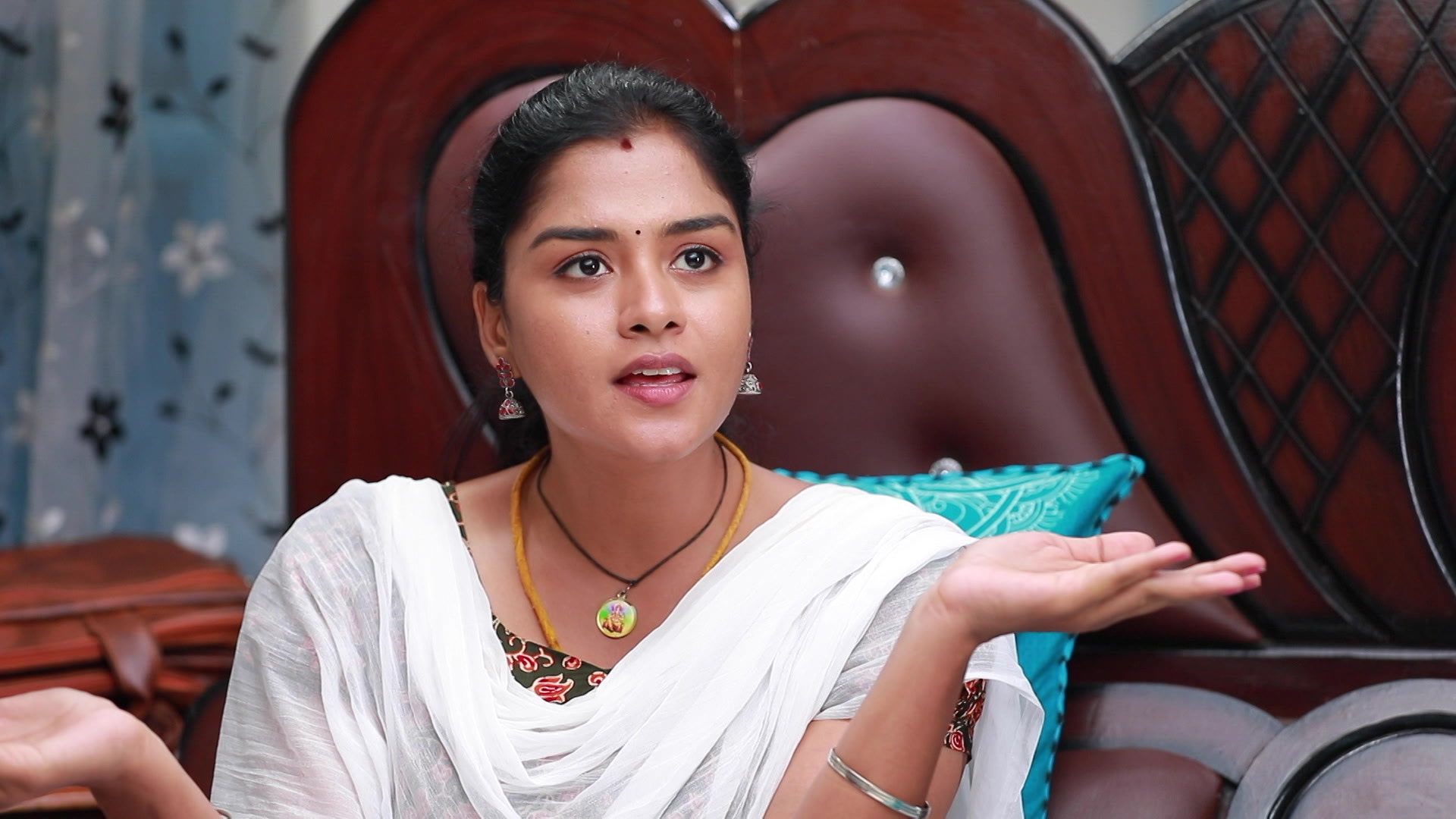 Watch Mahanadhi S1 Episode 239 on JioHotstar