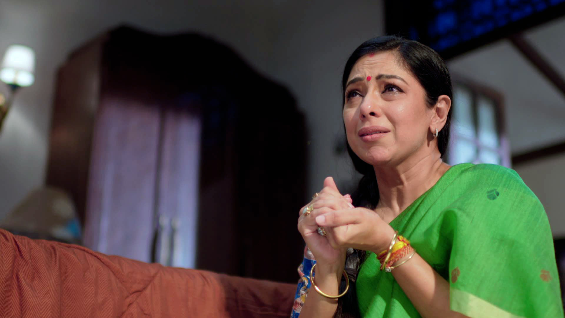 Stream anupama Online | Watcho