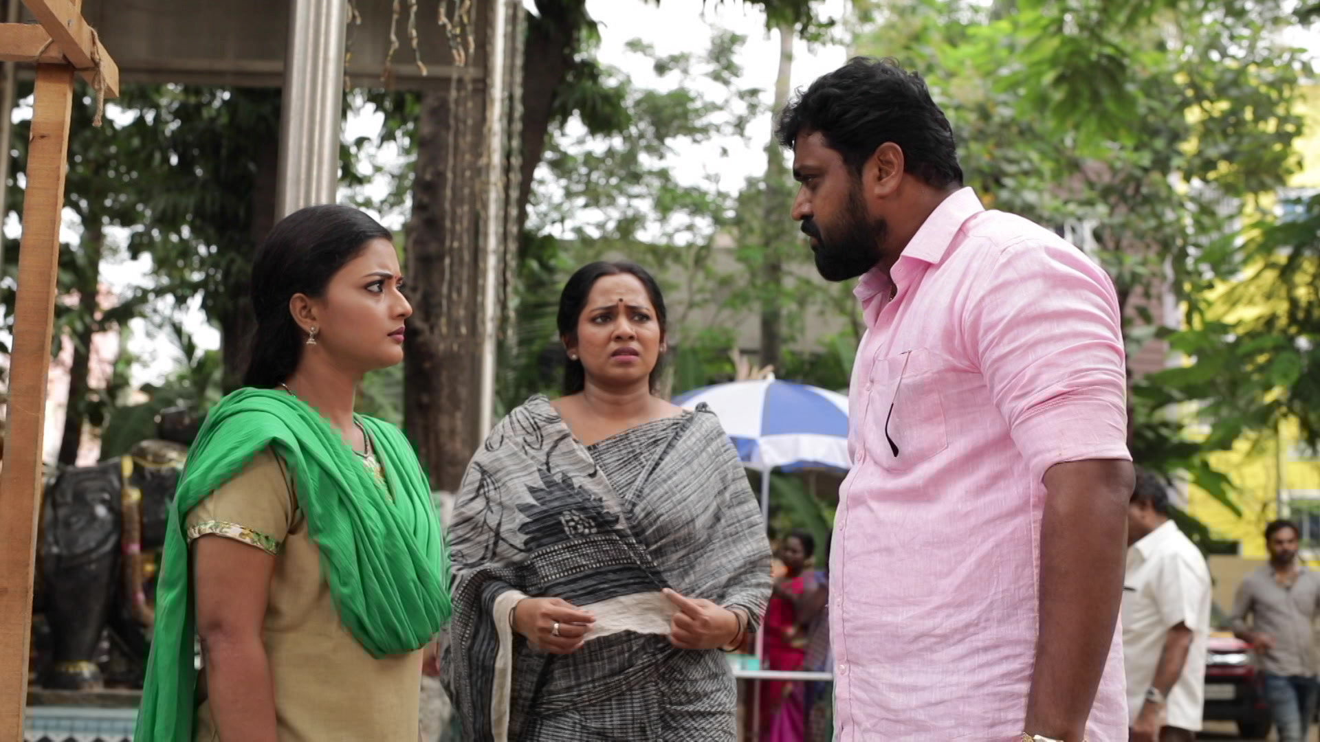 Watch siragadikka-aasai All Episodes | Watcho