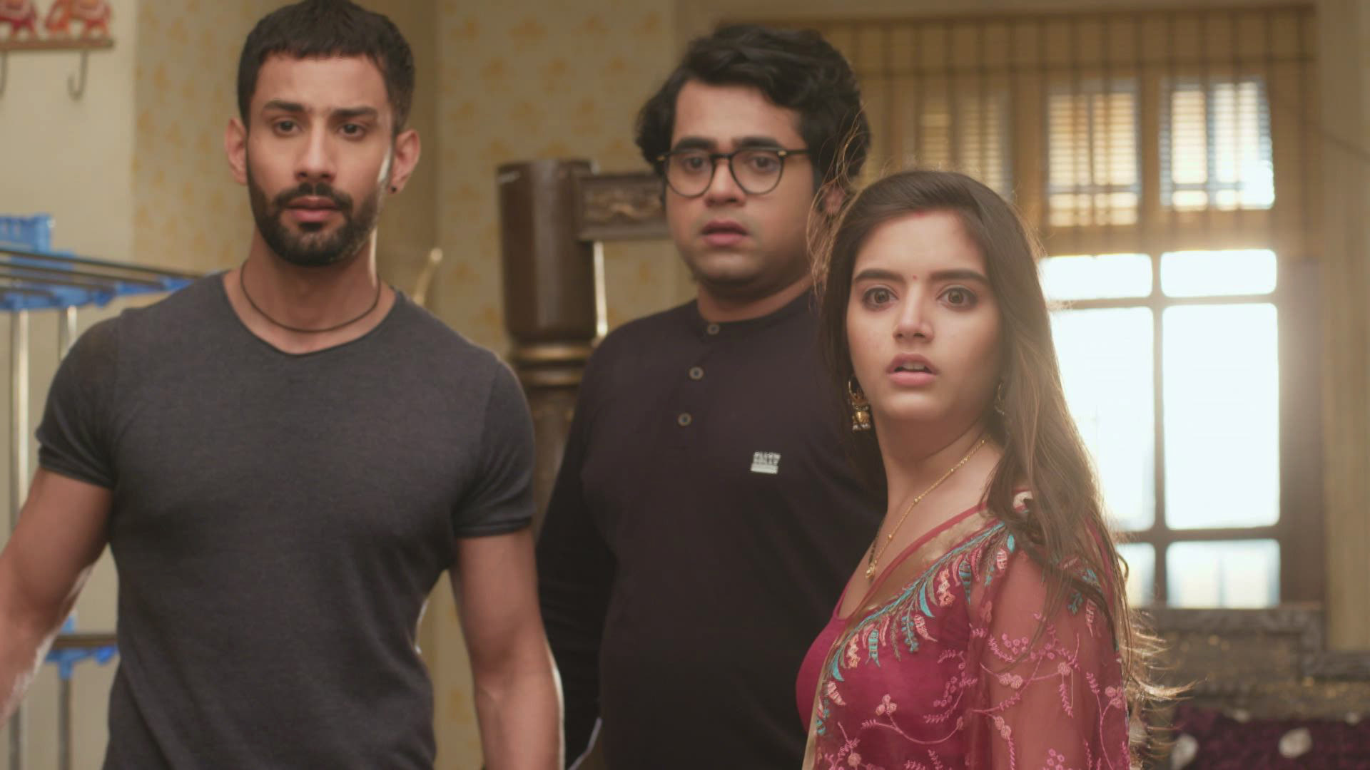 Watch Pandya Store S2 Episode 906 on JioHotstar