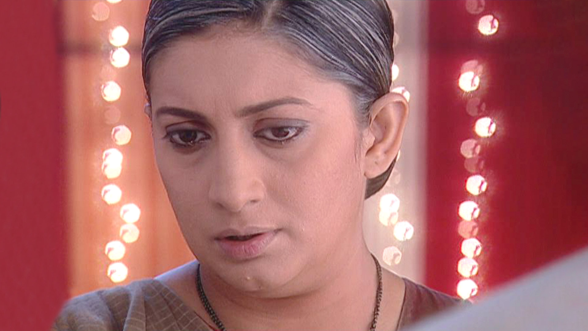 Watch a clip from E293 - Tulsi's Firm Decision on Hotstar