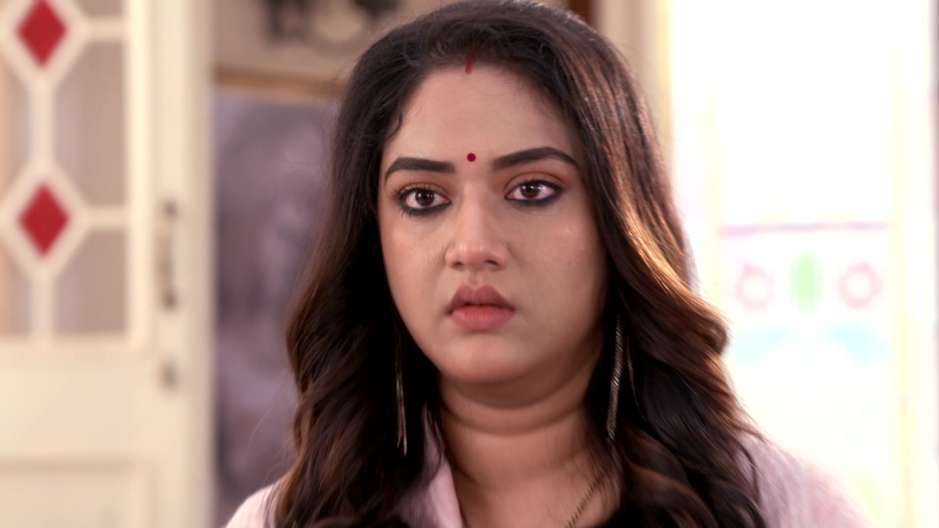 Watch Dui Shalik S1 Episode 98 on JioHotstar