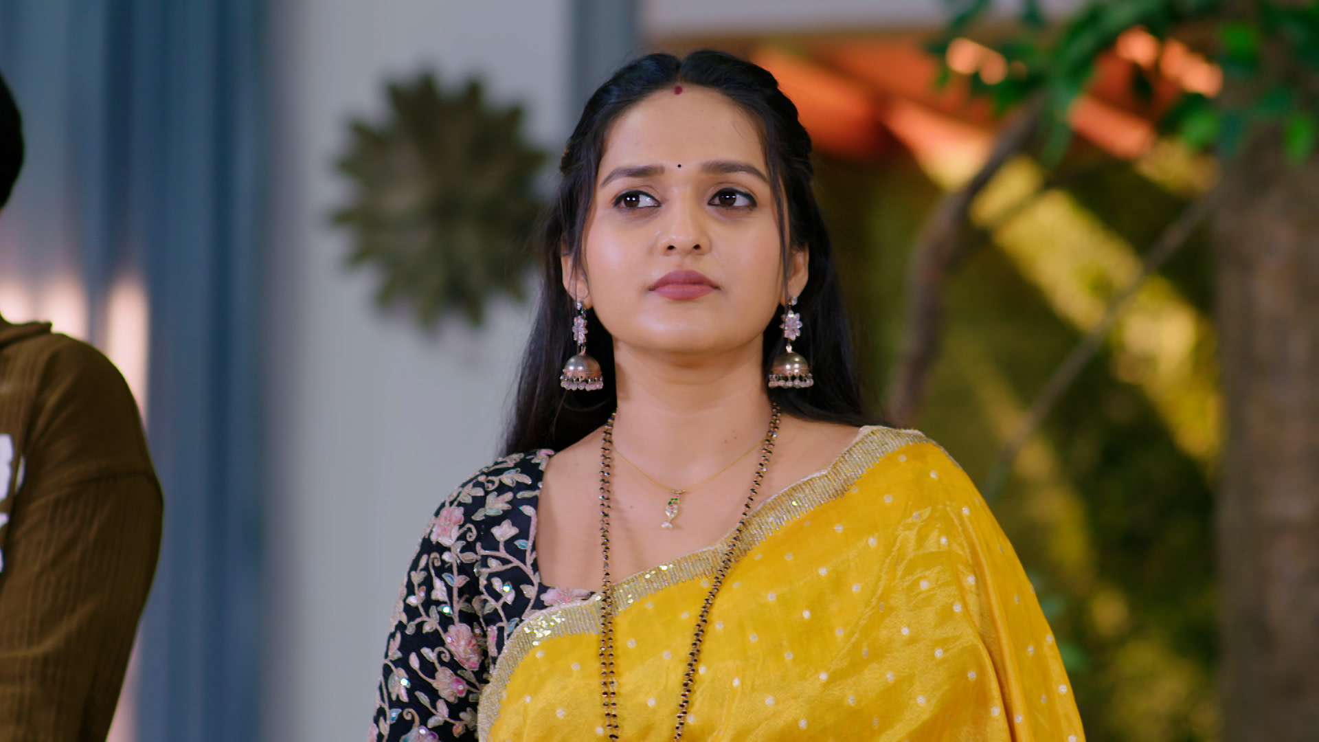 Watch Karimani S1 Episode 345 on JioHotstar