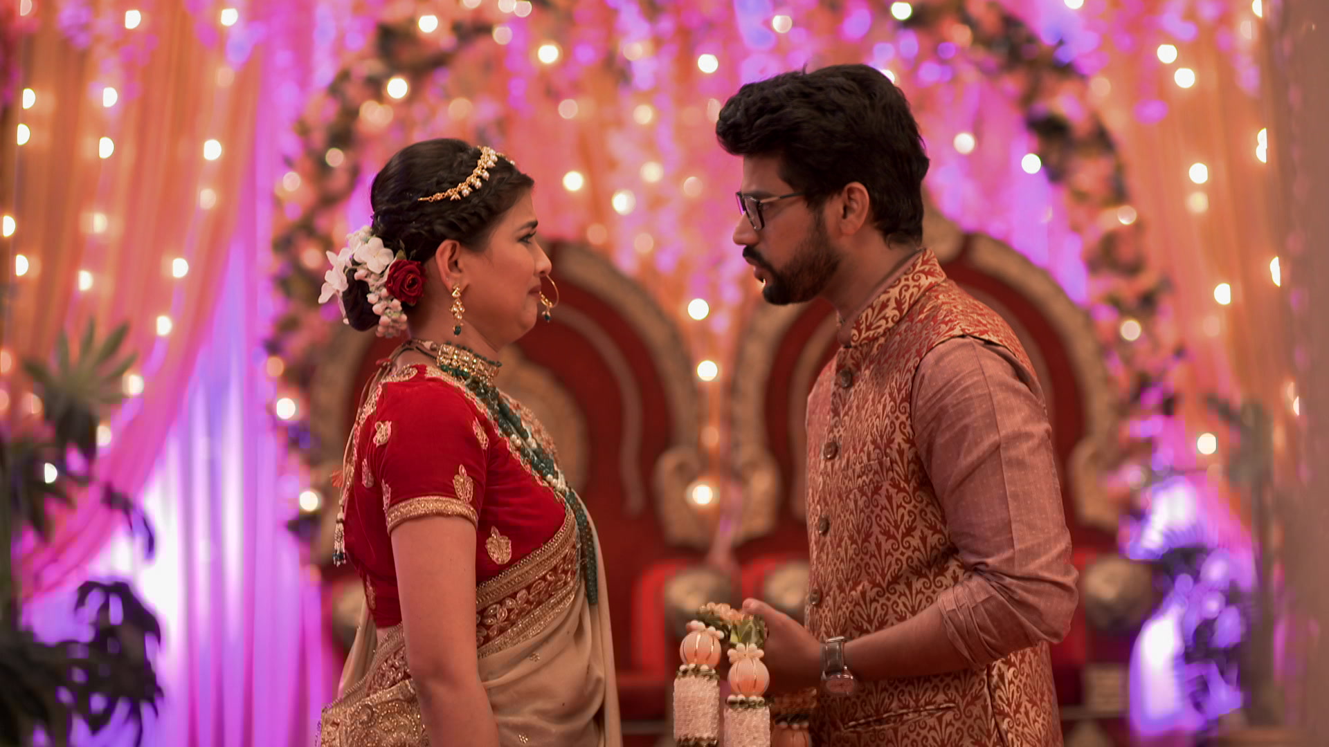 Watch Thipkyanchi Rangoli S1 Episode 528 on JioHotstar