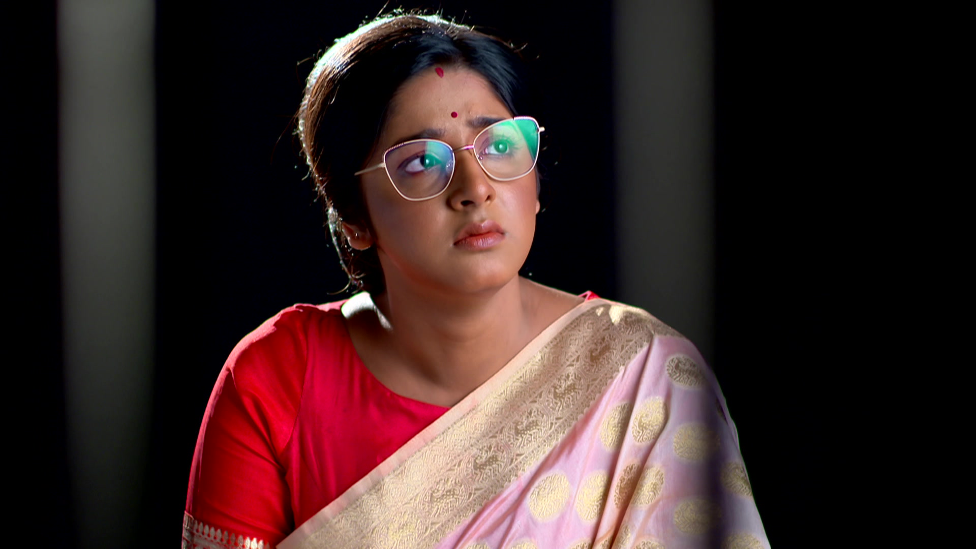 Watch Anurager Chhowa S1 Episode 1021 on JioHotstar
