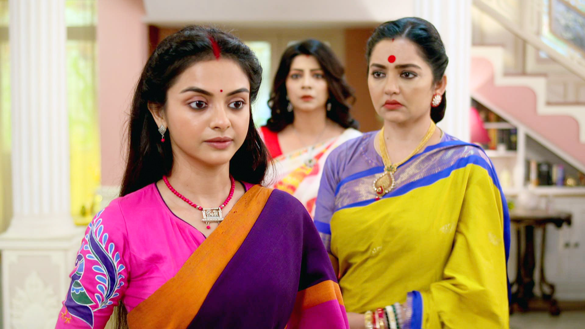 Watch Gaatchora S1 Episode 168 on JioHotstar