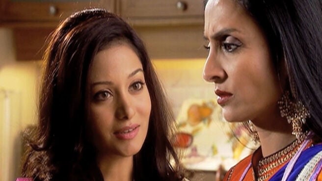 Watch Alaipayuthey S1 Episode 30 on JioHotstar