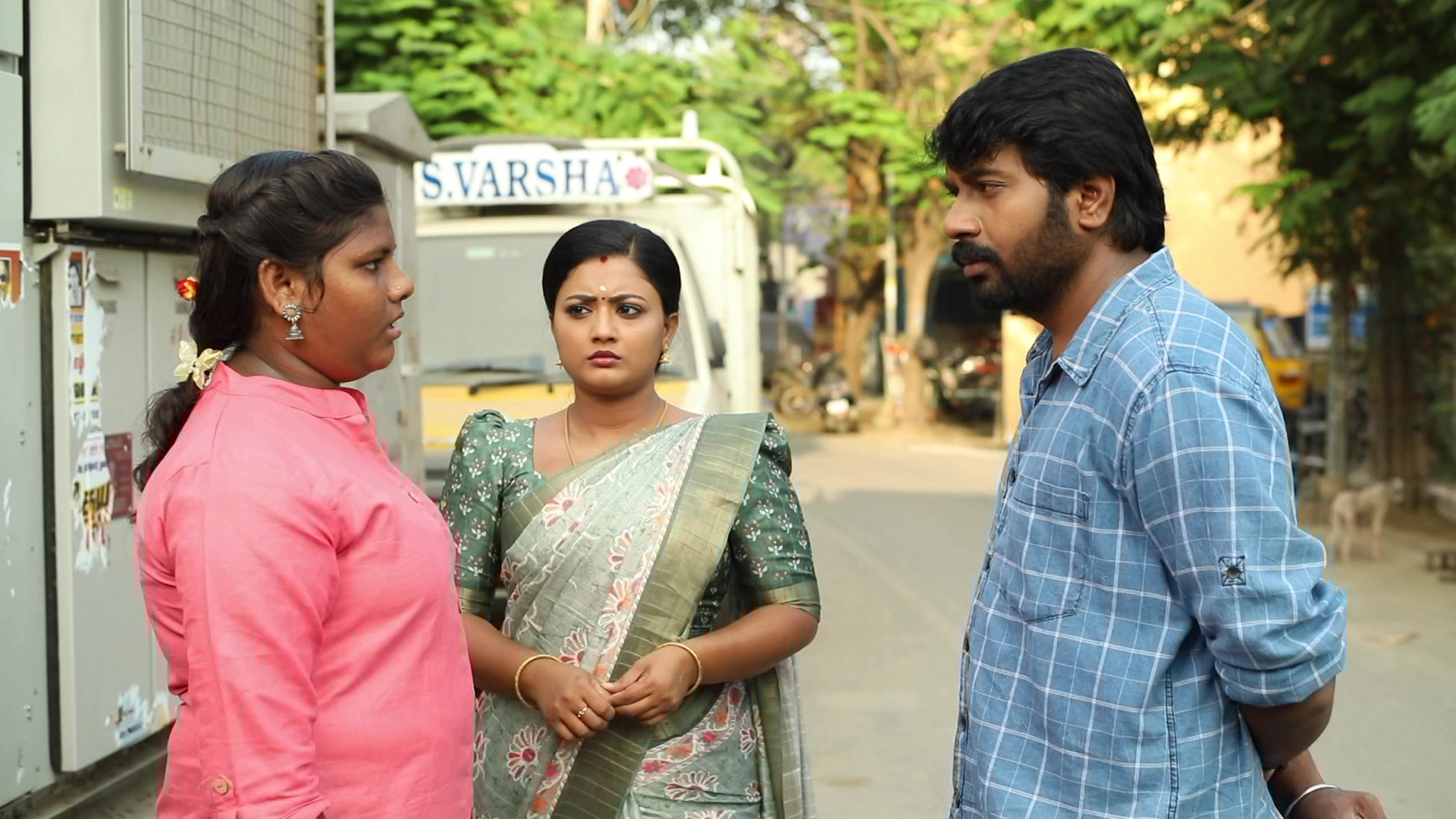 Stream Muthu, Meena's Help for Parasu Season 3 Episode 615 – Muthu ...