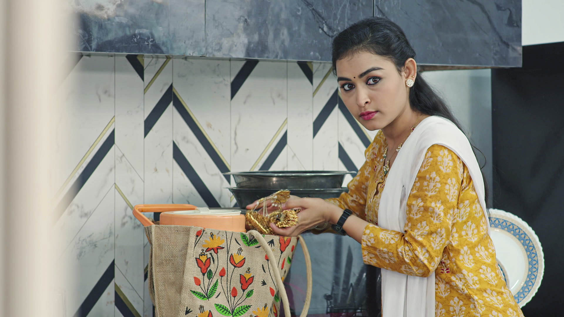 Watch Bhanumathi Episode 62 on JioHotstar