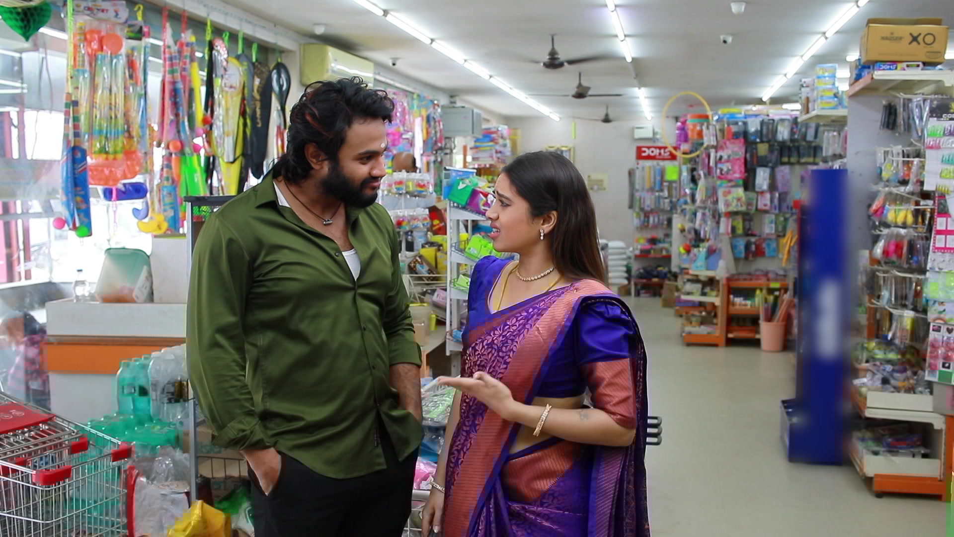 Stream veetuku-veedu-vaasapadi Online | Watcho