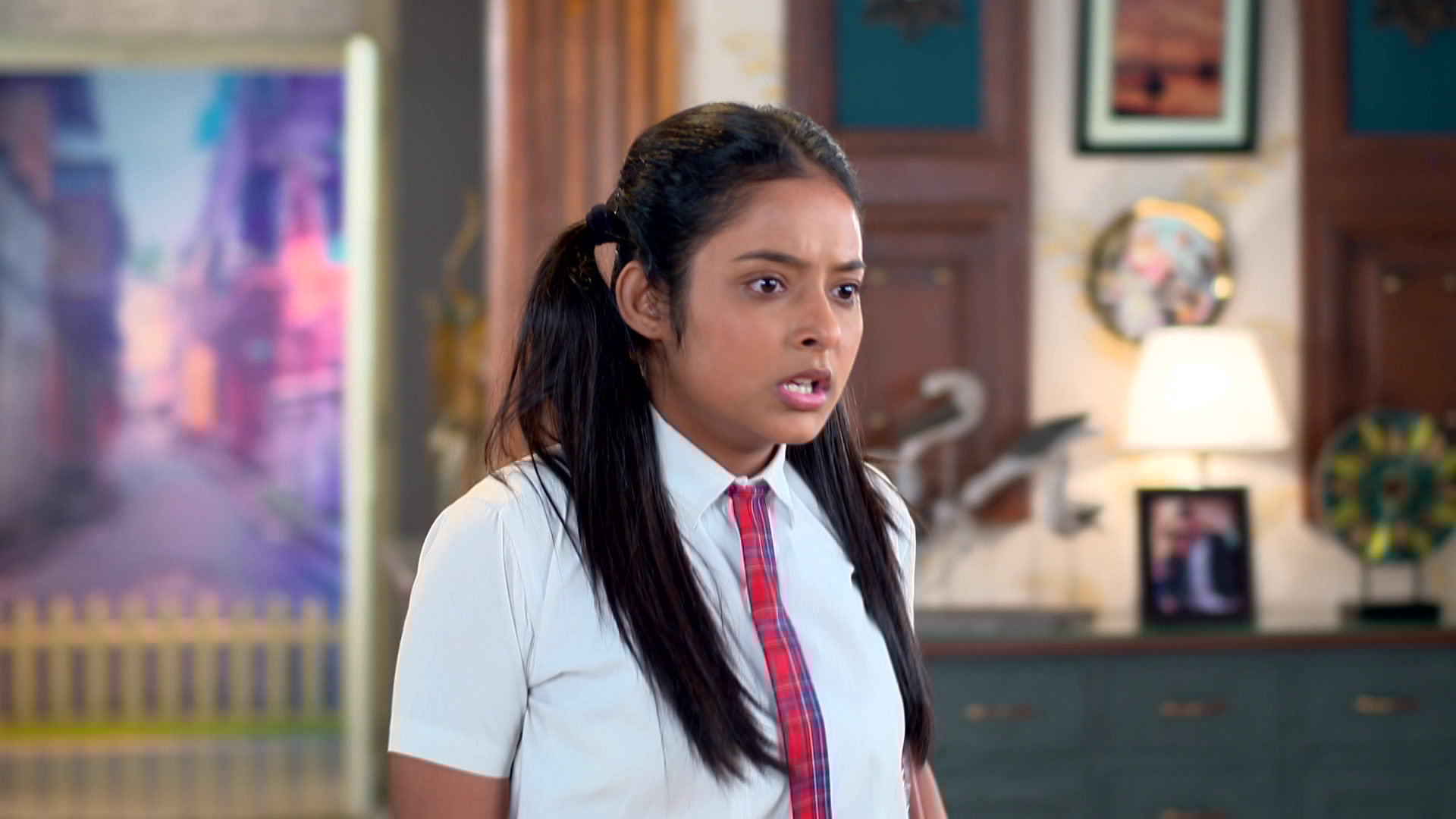 Watch Anurager Chhowa S1 Episode 926 on JioHotstar