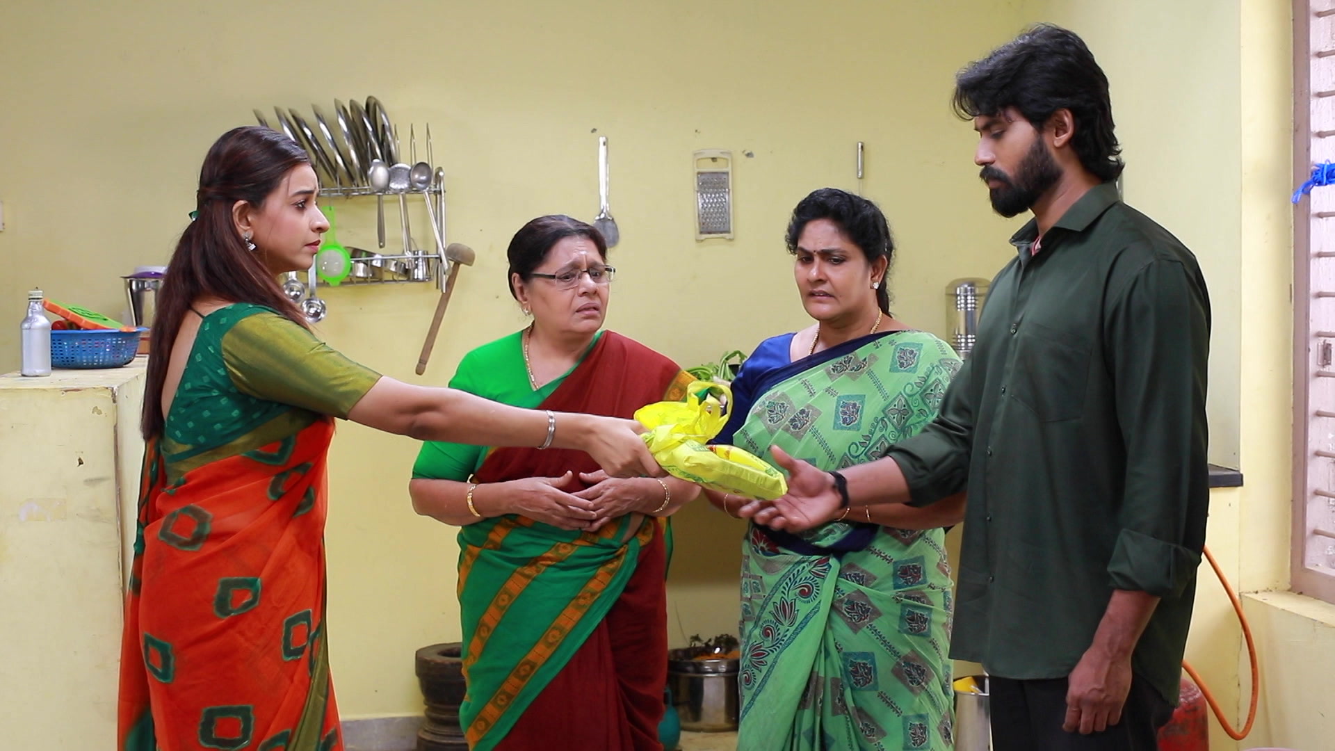 Watch Mahanadhi S1 Episode 222 on JioHotstar