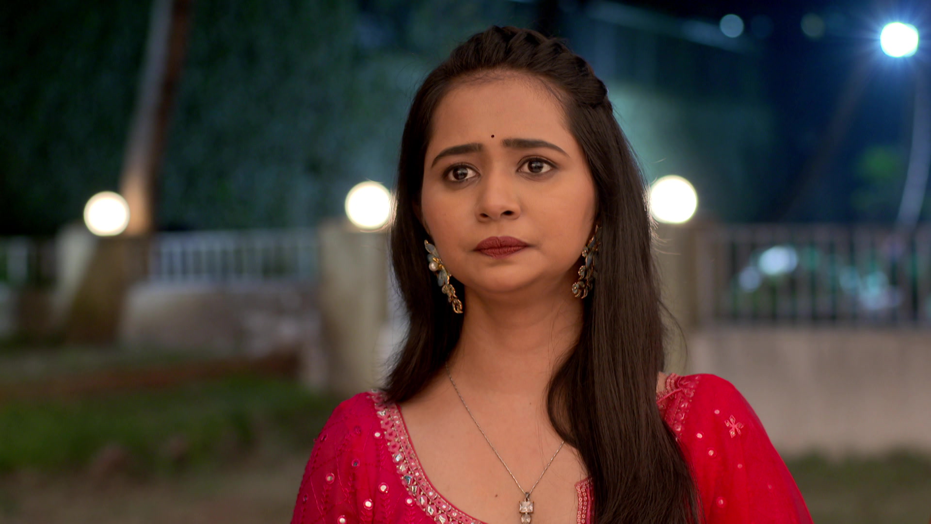 Watch Aai Kuthe Kaay Karte S1 Episode 822 on JioHotstar