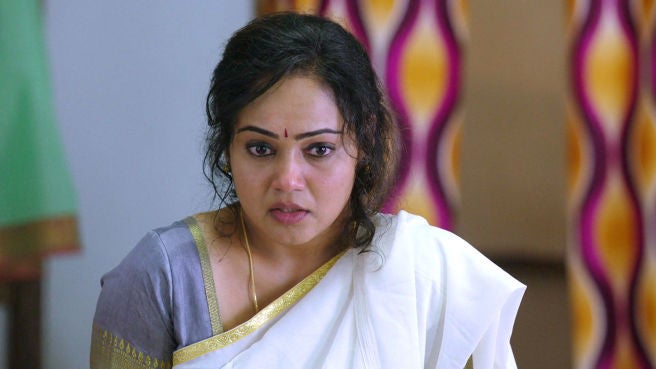 Watch Sivagami S1 Episode 10 on JioHotstar