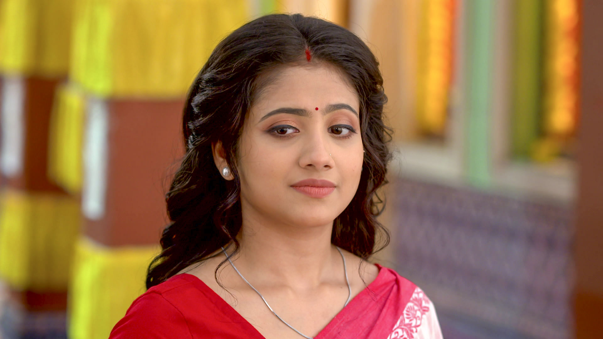 Watch Uraan S1 Episode 281 on JioHotstar