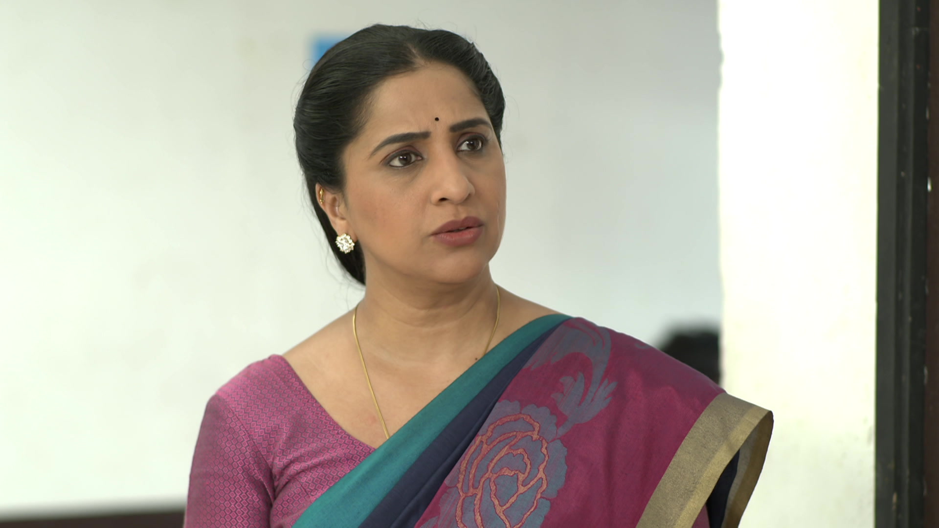 Watch Aai Kuthe Kaay Karte S1 Episode 1452 on JioHotstar