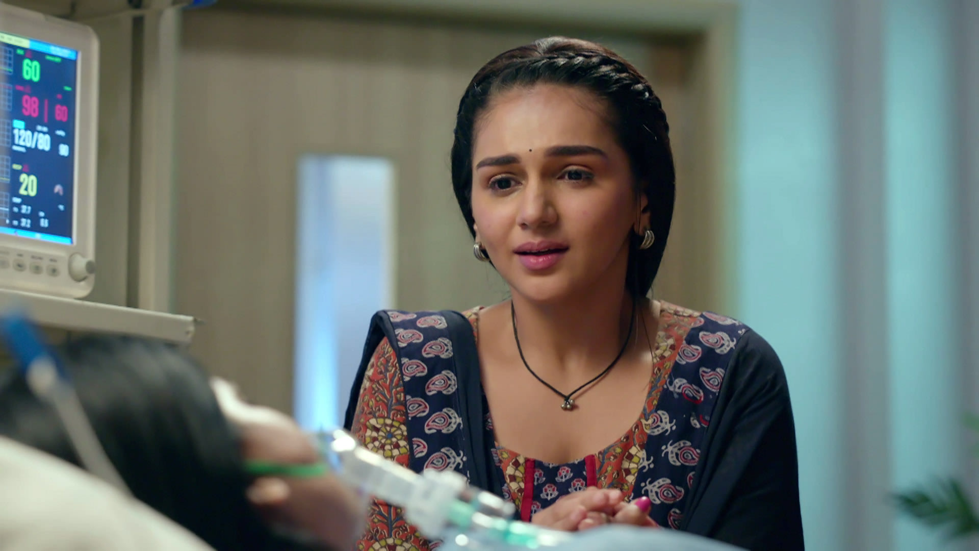 Stream na-umra-ki-seema-ho Online | Watcho