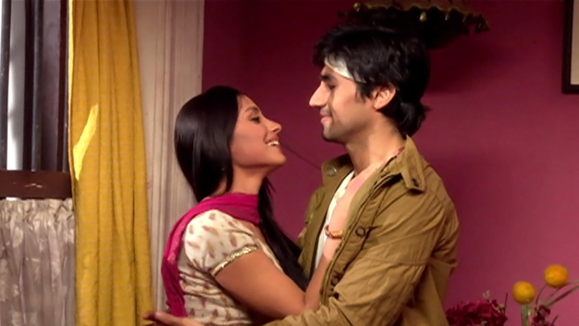 Watch Anurag, Taani's Growing Bond Online