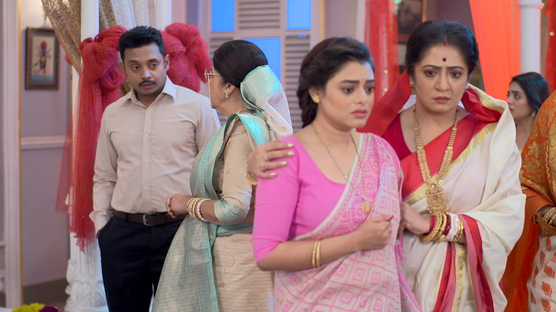 Watch Shubho Bibaho S1 Episode 264 on JioHotstar