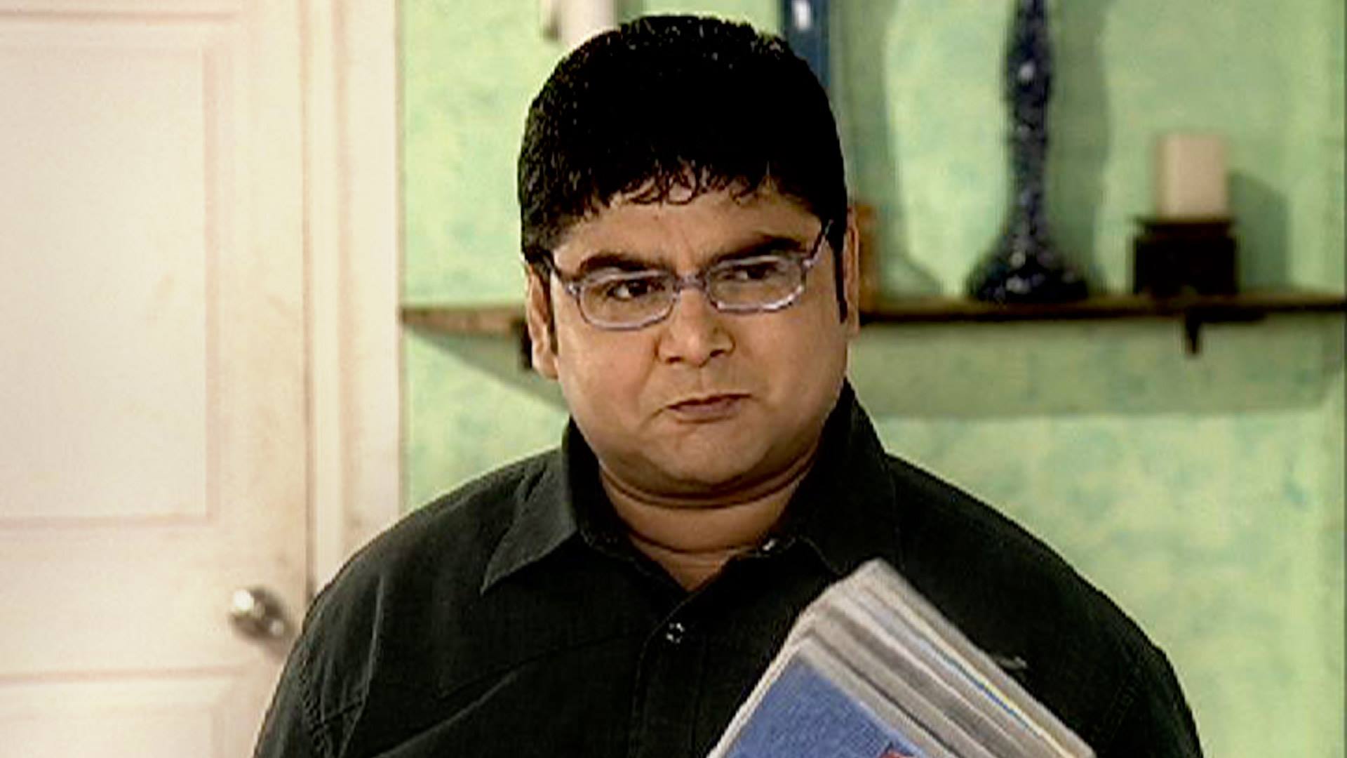 Watch a clip from Dushyant Explains 'Corrosion' on Hotstar
