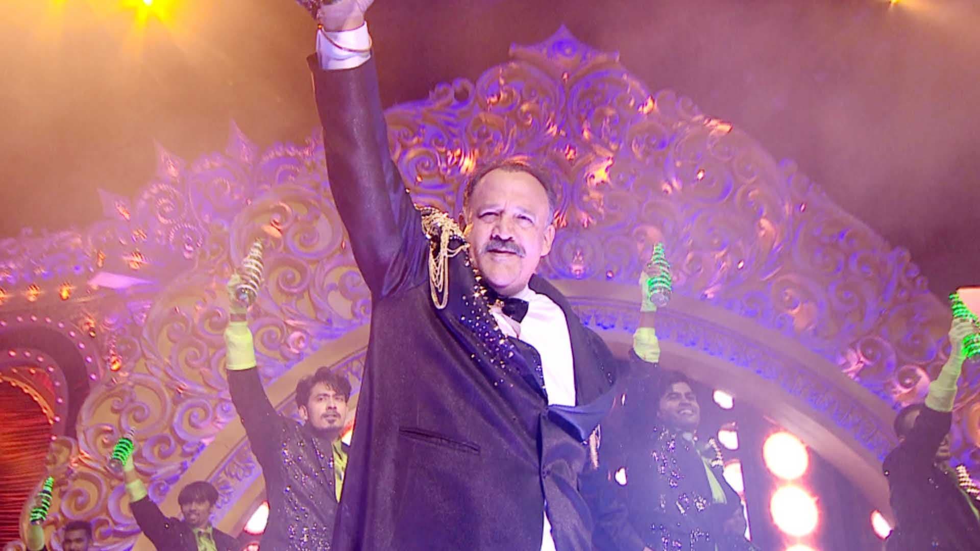 Watch a clip from Alok Nath Rocks the Stage on Hotstar