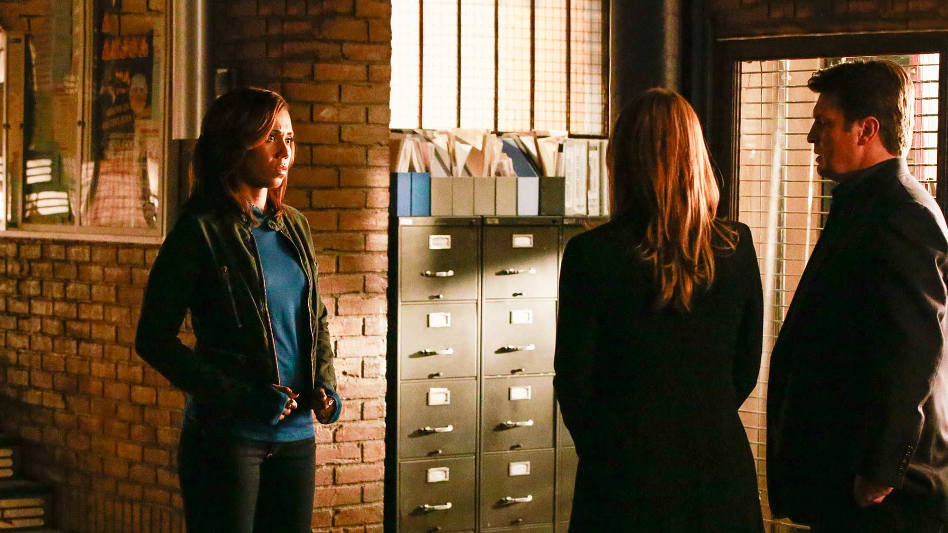 Nonton Backstabber Season 8 Episode 18 - Backstabber di Disney+