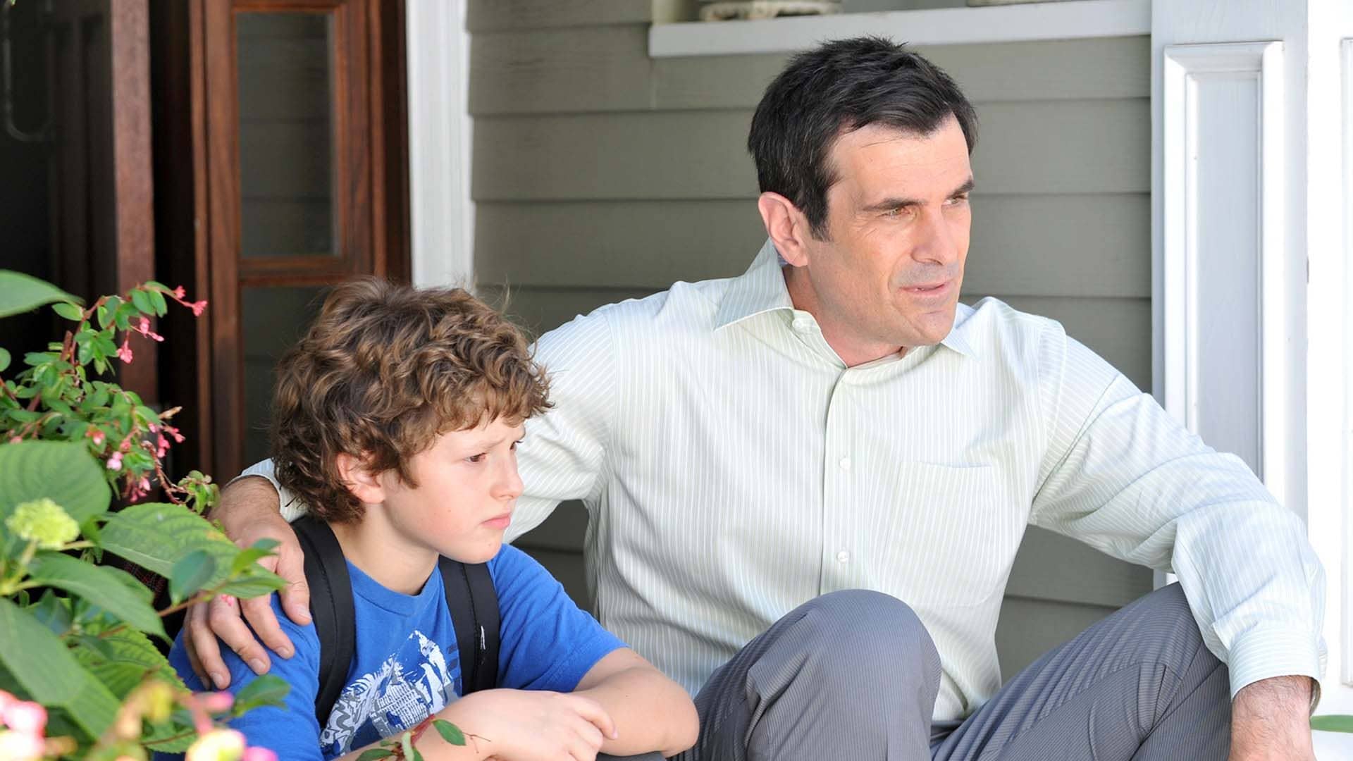 Watch Modern Family S3 Episode 3 on JioHotstar