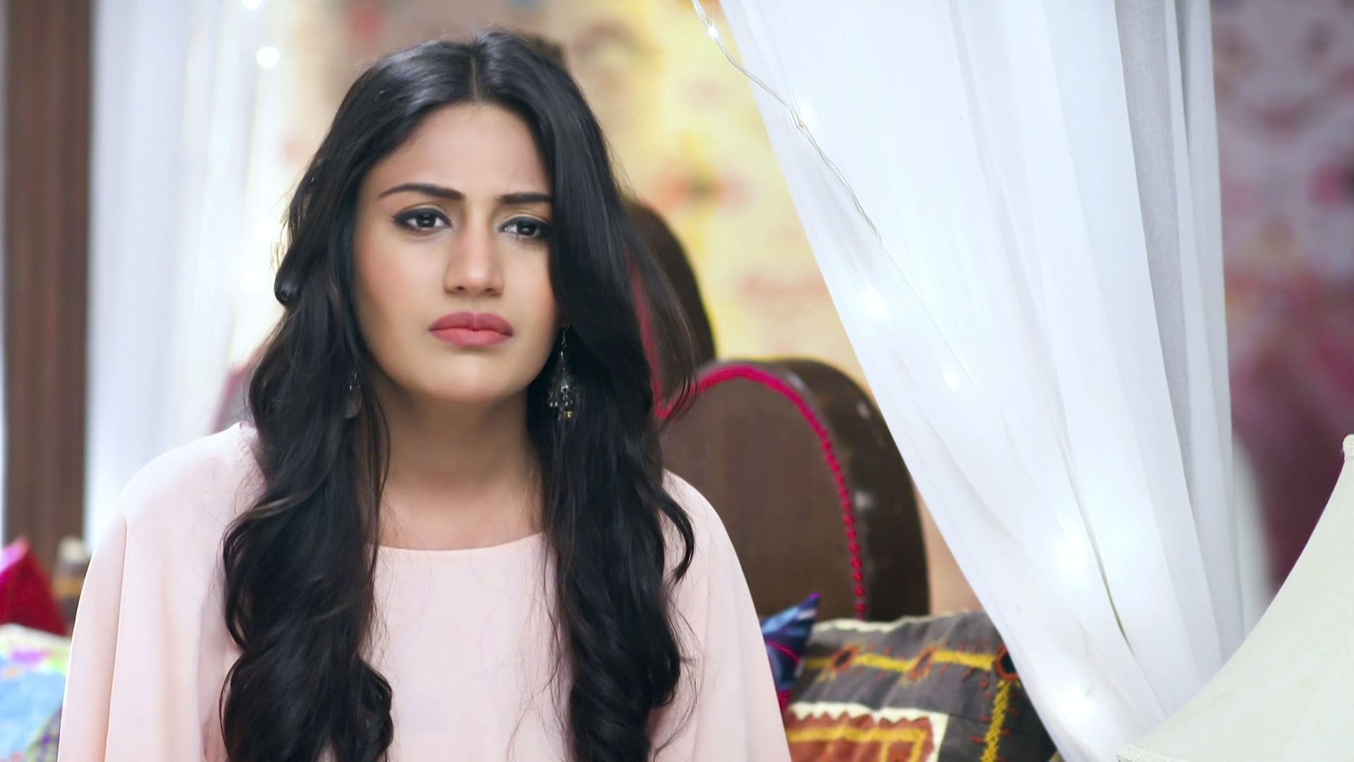 Watch kadhala-kadhala only on Watcho