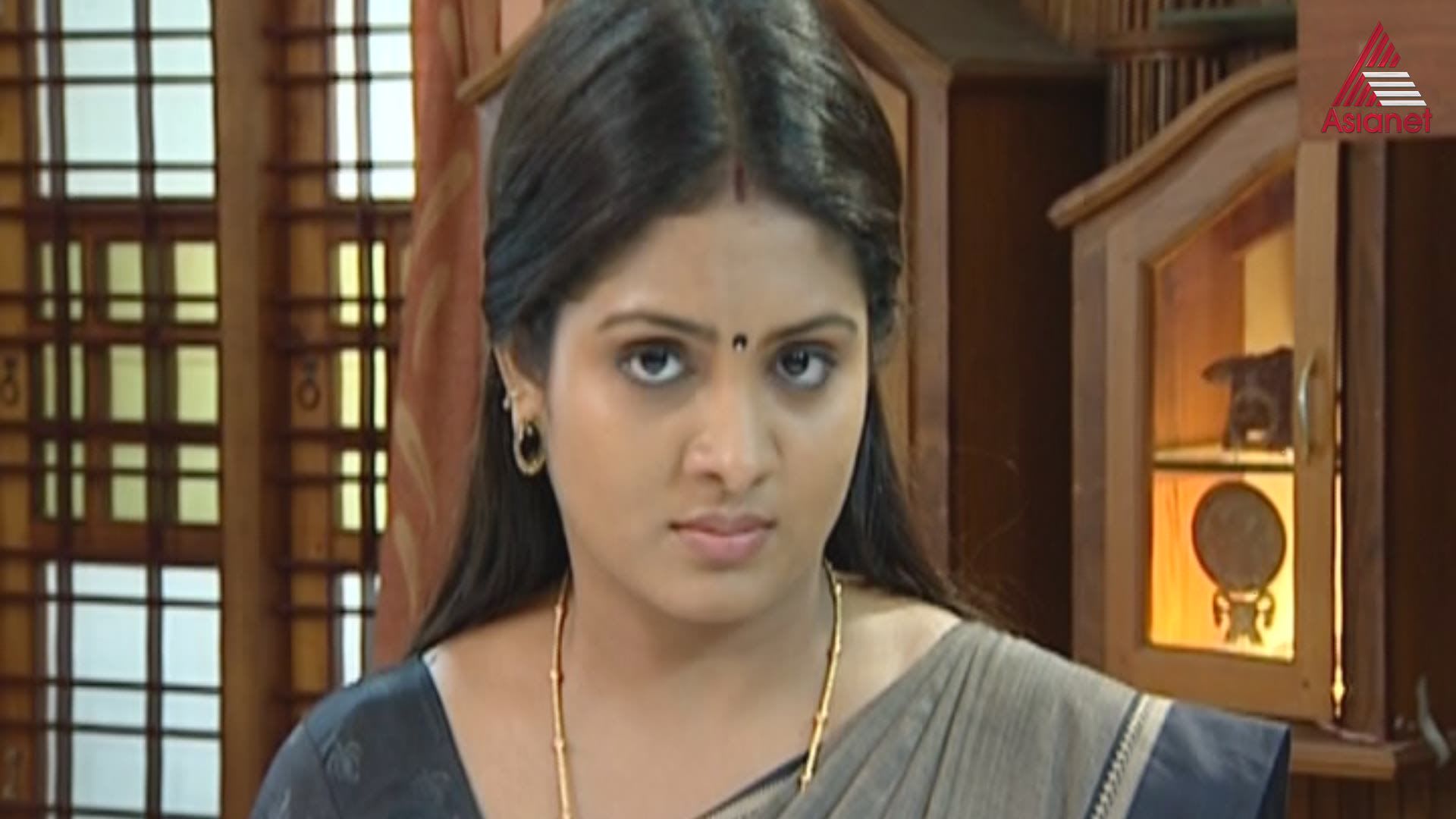 Watch Parasparam S9 Episode 4 on JioHotstar