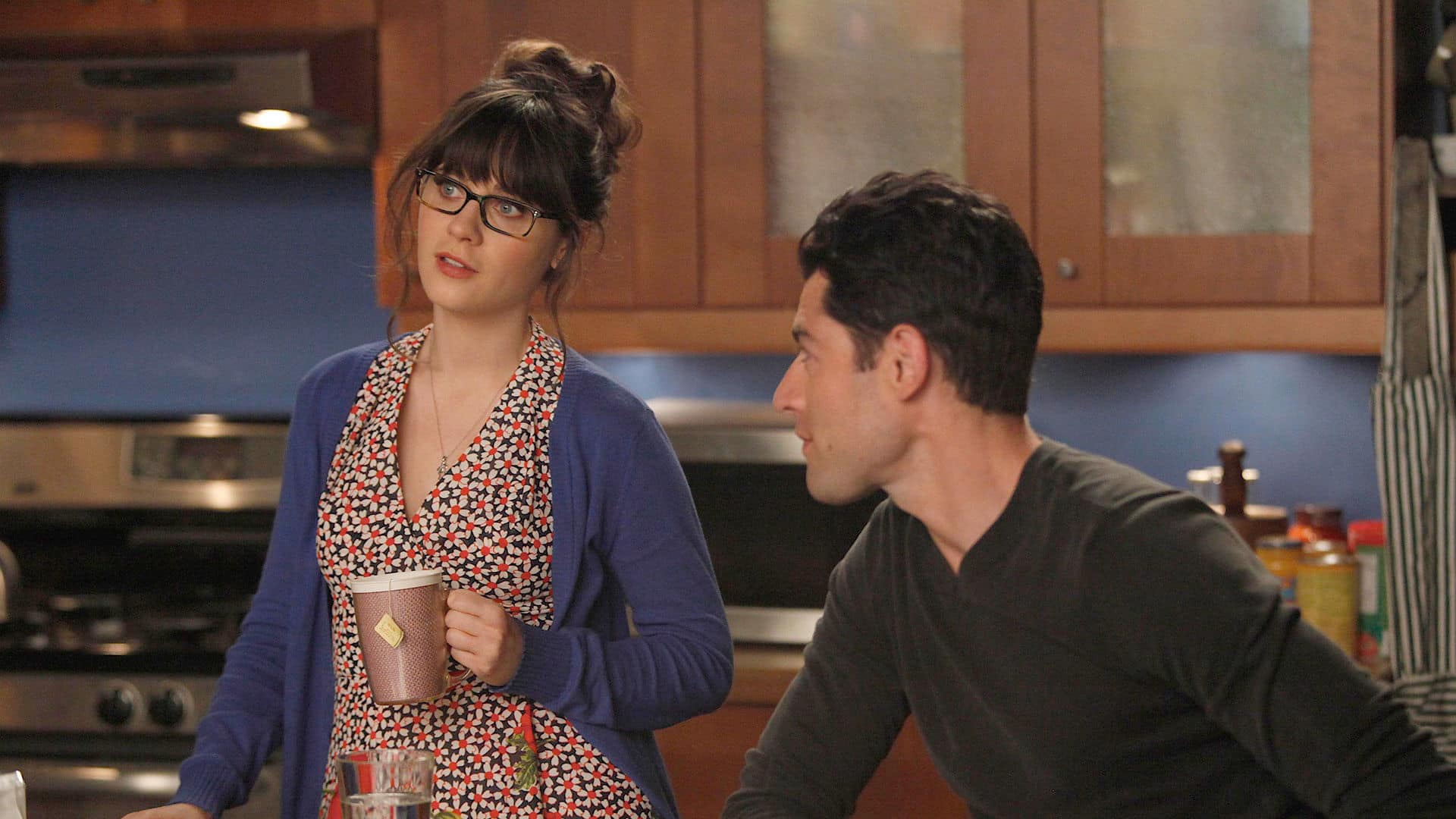 Watch New Girl S1 Episode 4 on JioHotstar