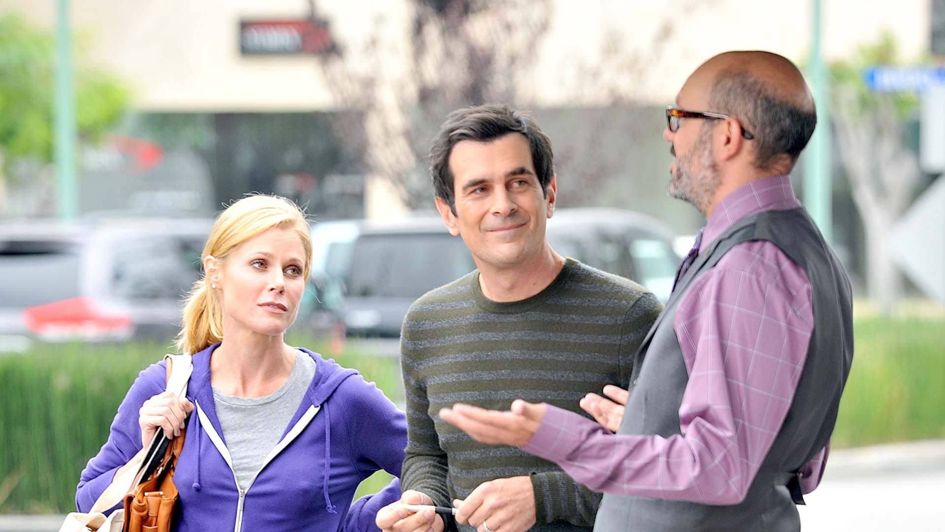 Watch Modern Family S3 Episode 5 on JioHotstar