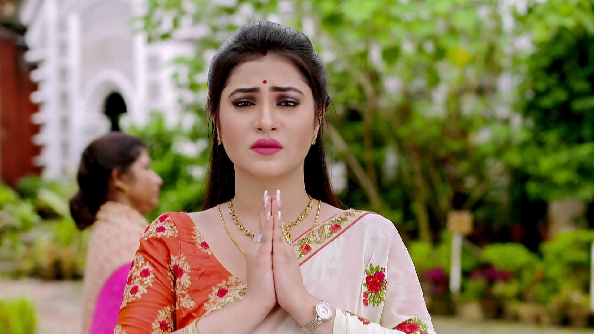 Watch Mayar Badhon Episode 19 on JioHotstar