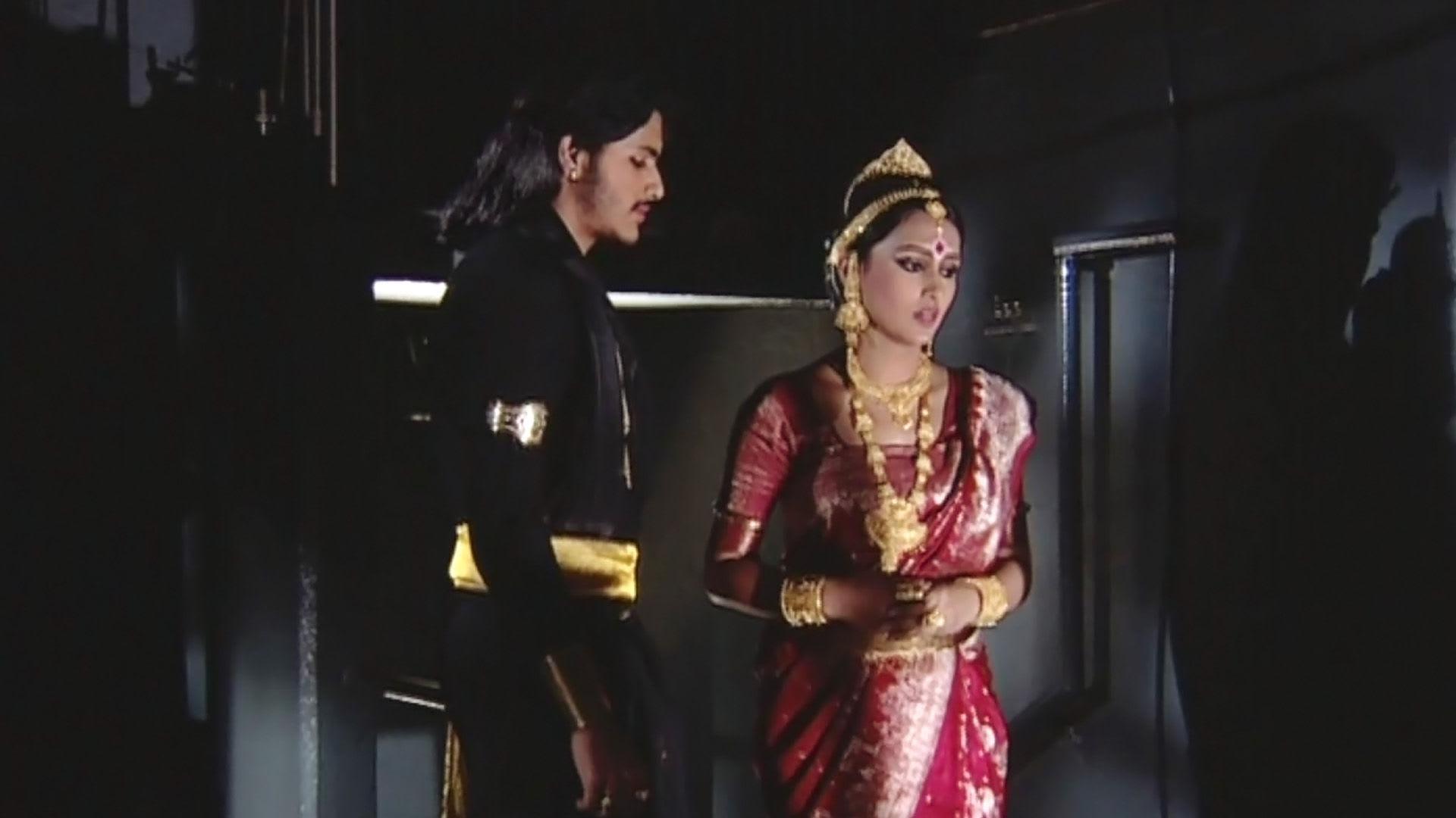 Watch Gaaner Oparey S1 Episode 143 on JioHotstar