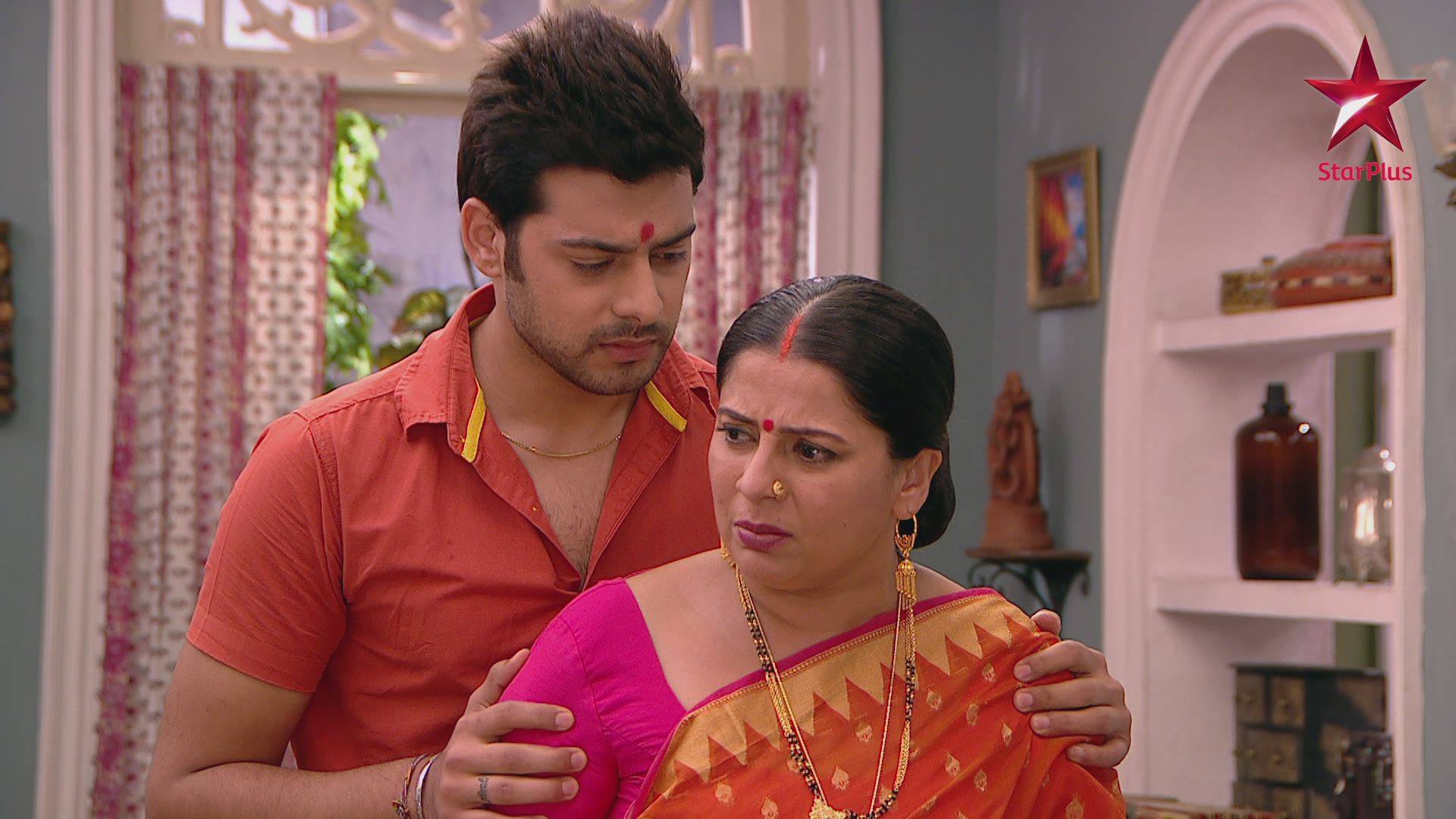 Watch Mere Angne Mein S3 Episode 32 on JioHotstar