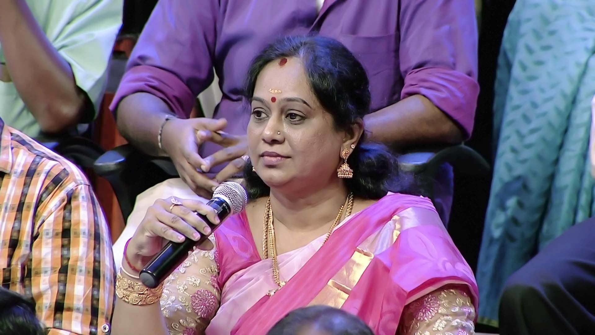 Watch neeya-naana only on Watcho