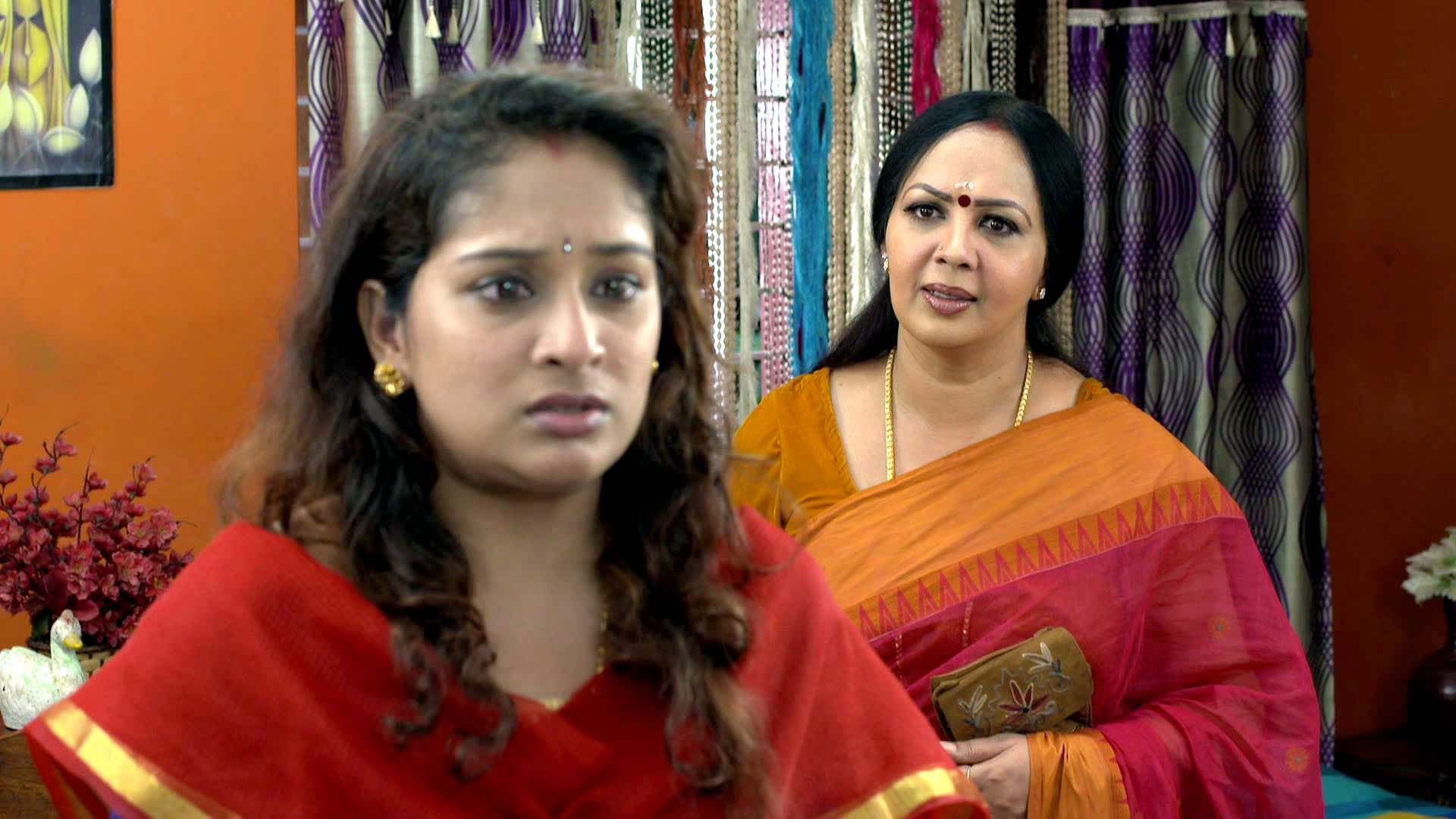 Watch Karuthamuthu S17 Episode 42 on JioHotstar