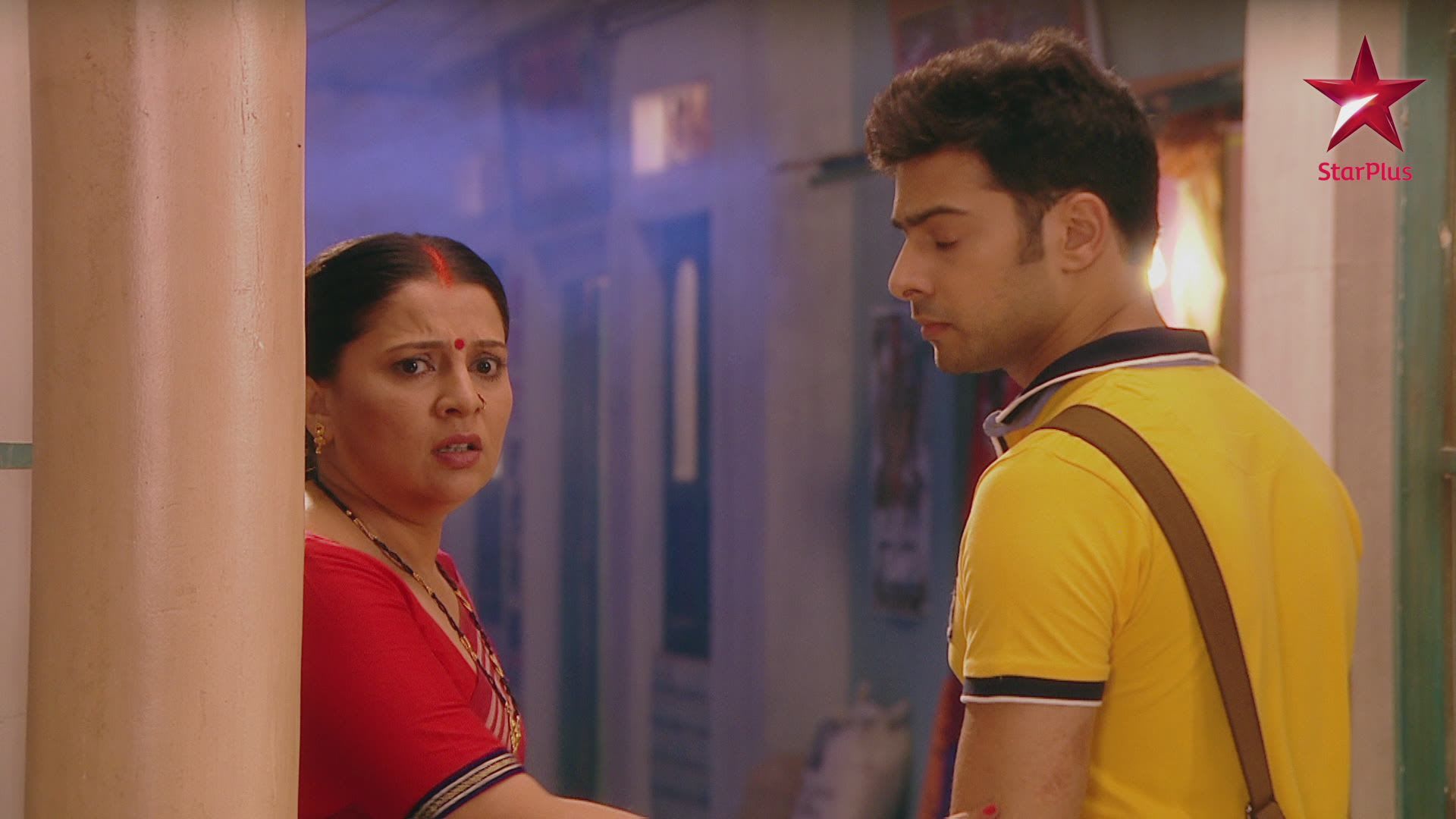 Watch Mere Angne Mein S1 Episode 1 on JioHotstar