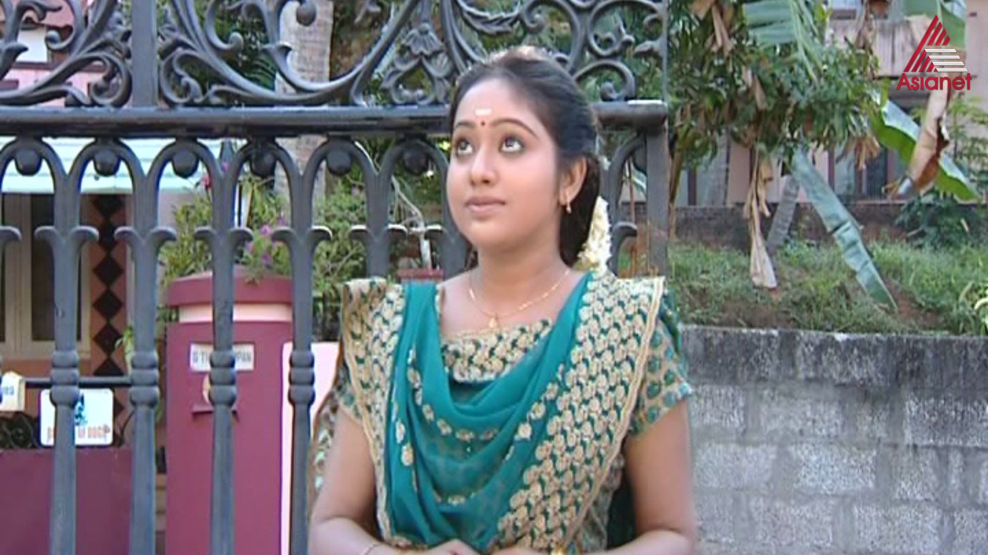 Watch Chandanamazha S1 Episode 6 on JioHotstar