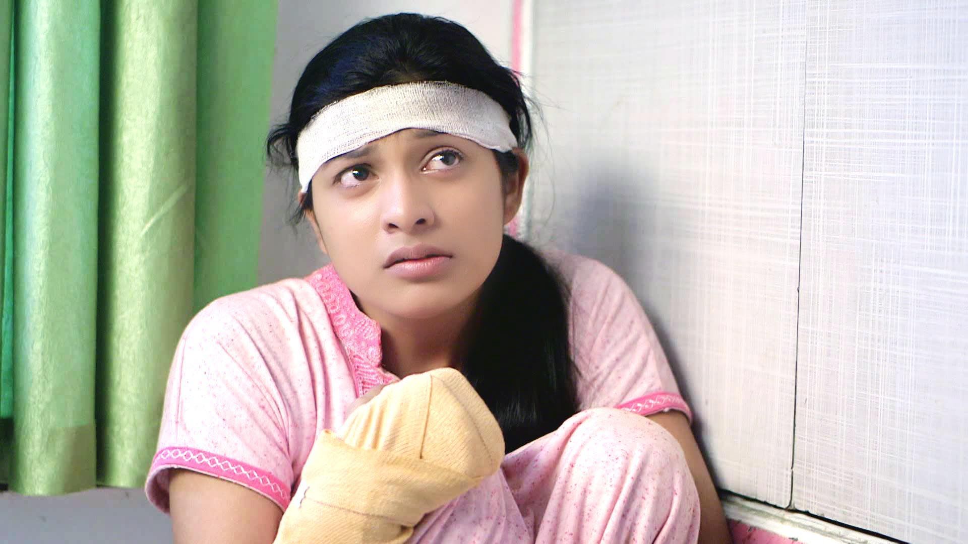 Watch Neha Loses Her Memory! Online