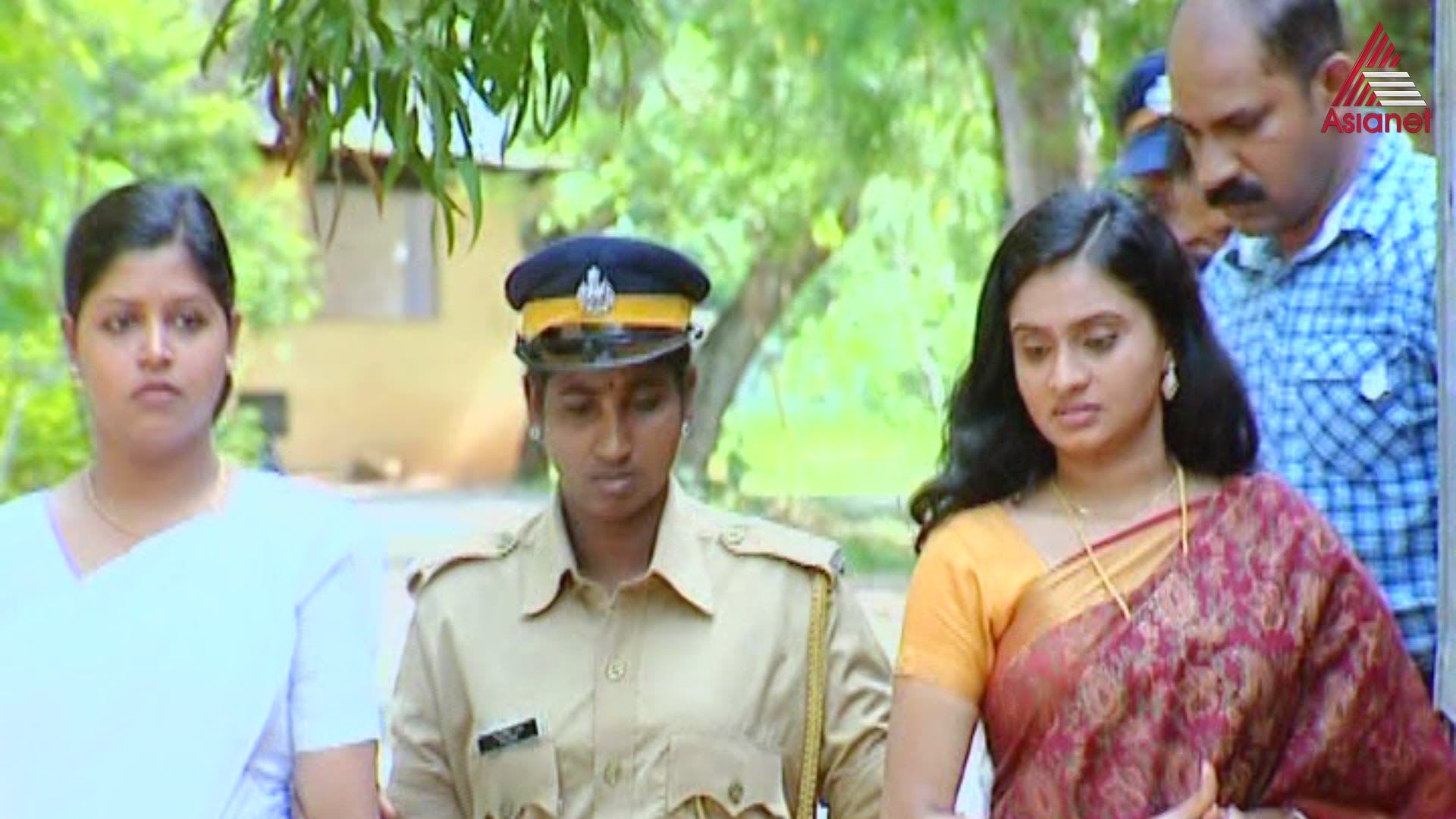 Watch Parasparam S16 Episode 36 on JioHotstar