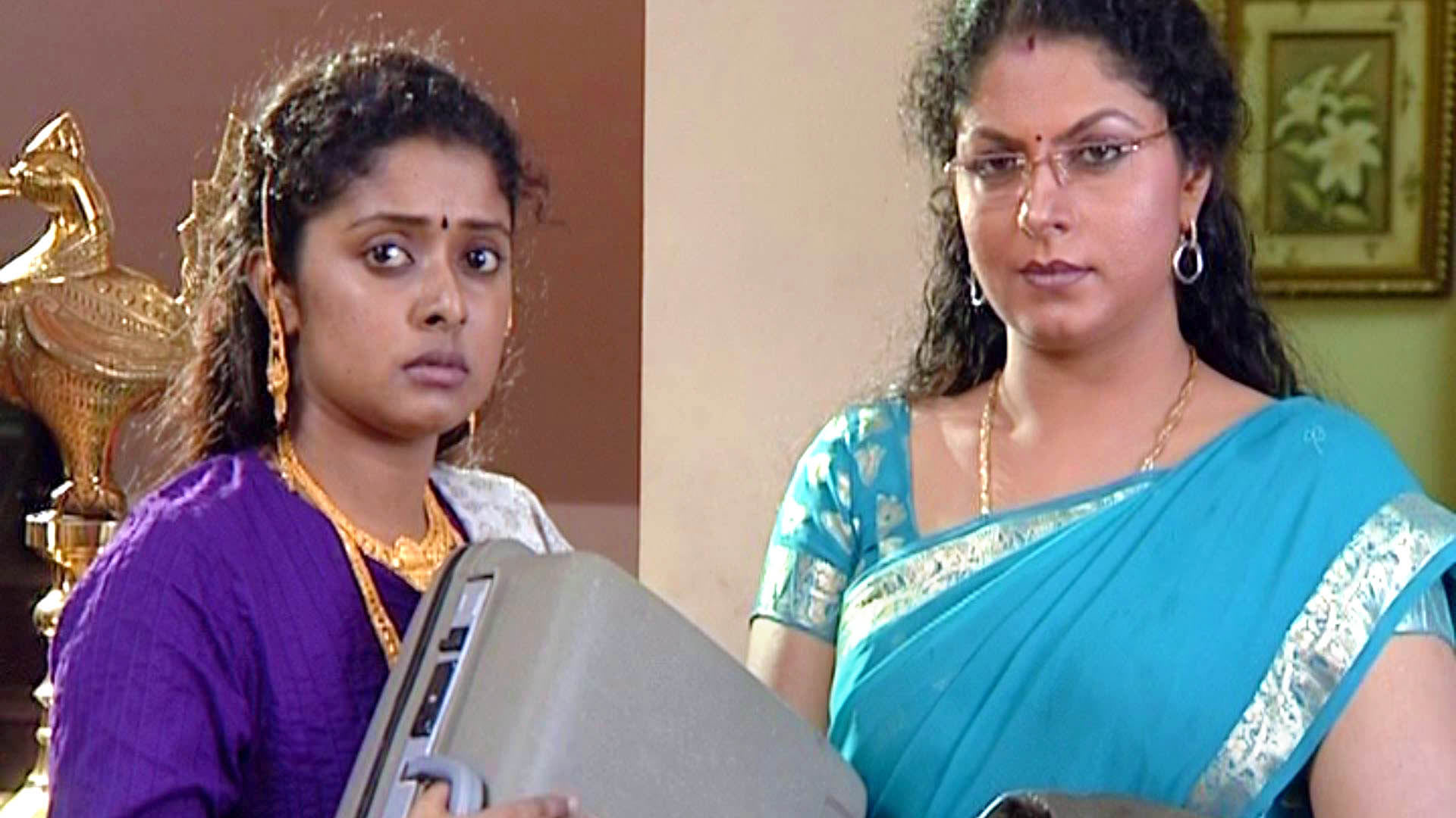 Watch Kumkumapoovu S1 Episode 9 on JioHotstar