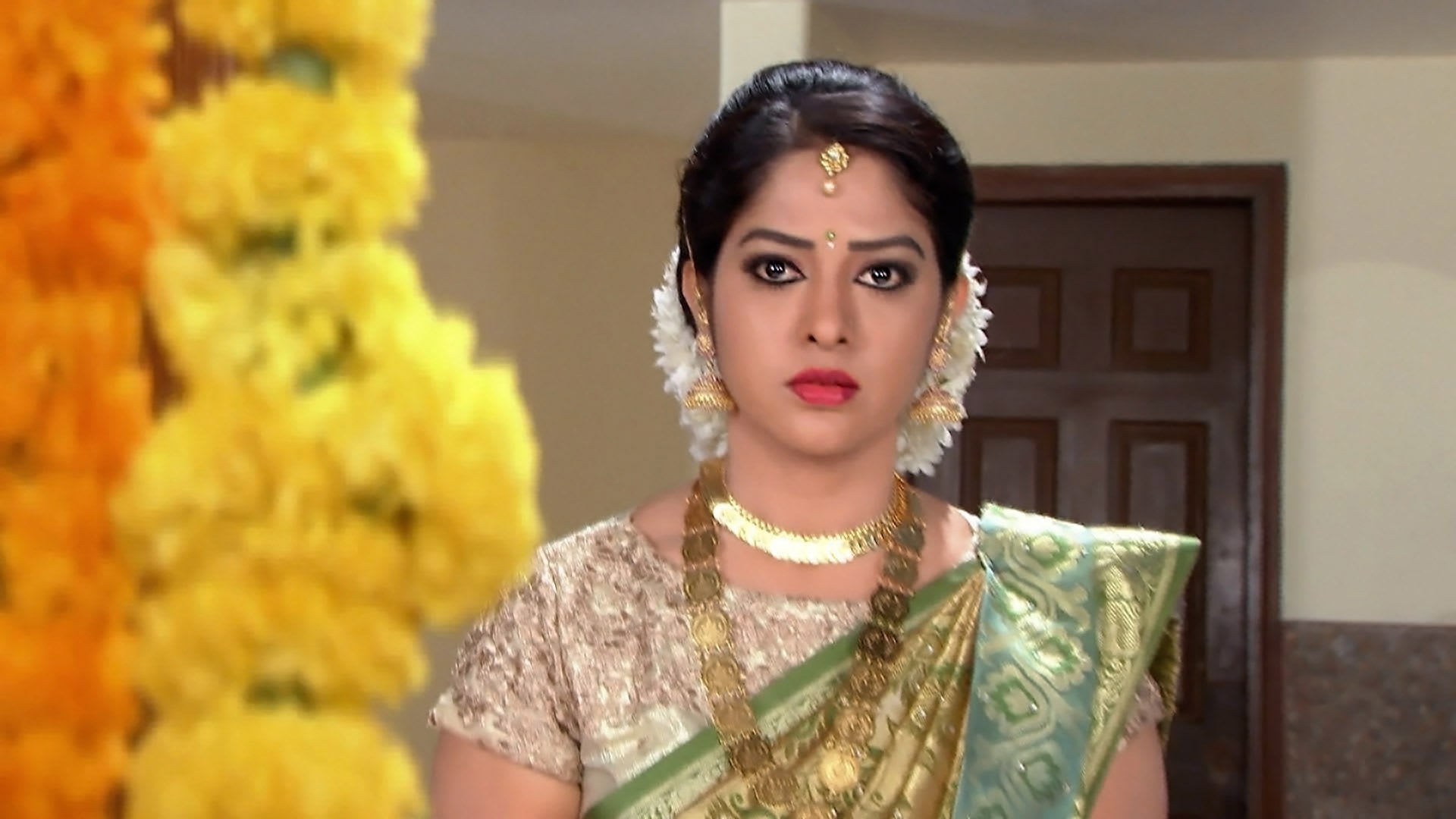 Watch Bharya S1 Episode 11 on Disney+ Hotstar