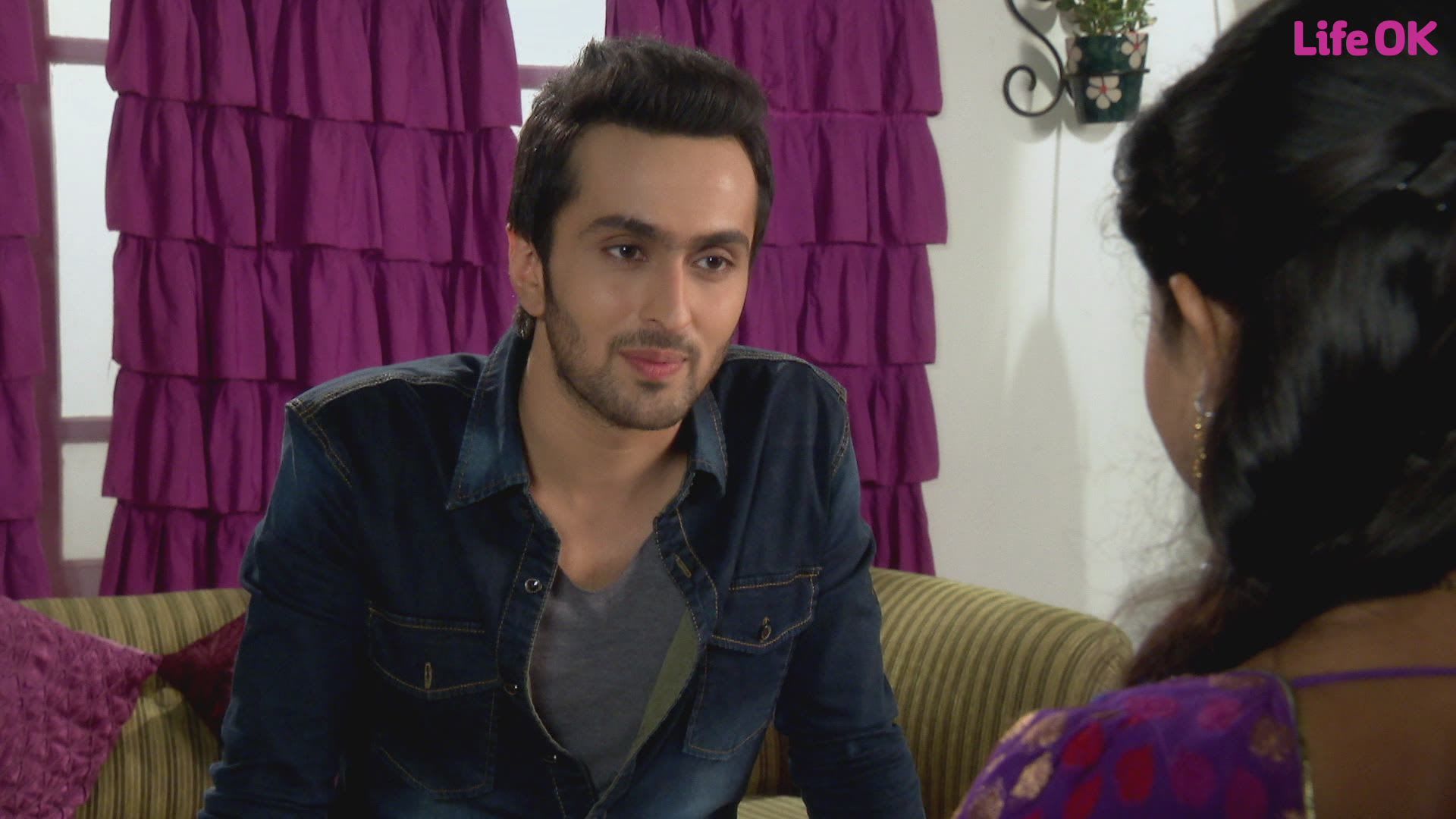 Watch Gustakh Dil Episode 5 on JioHotstar